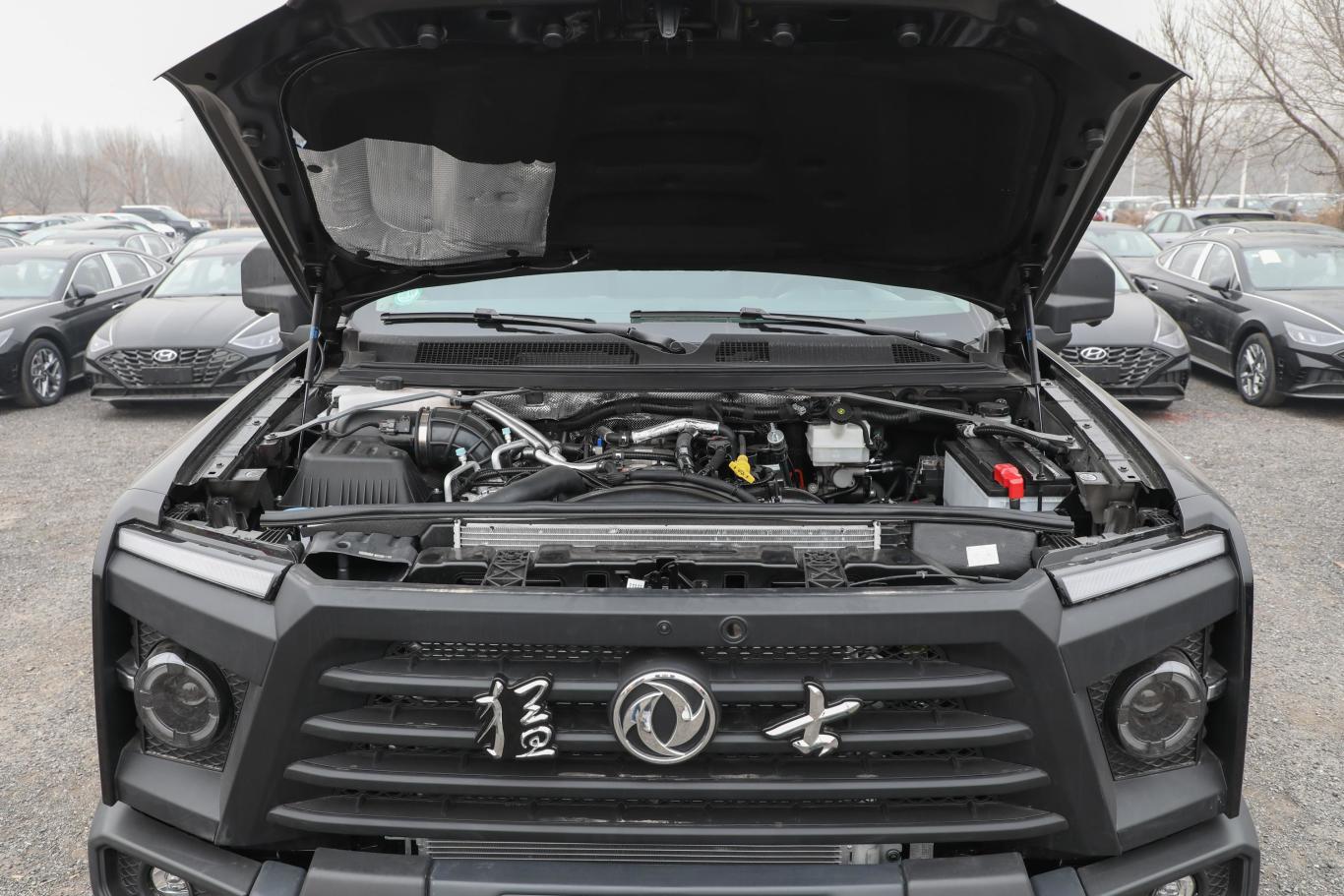 【猛士MS6006.7T 单排底盘旗舰版 3座前舱整体图片-汽车图片大全】-易车