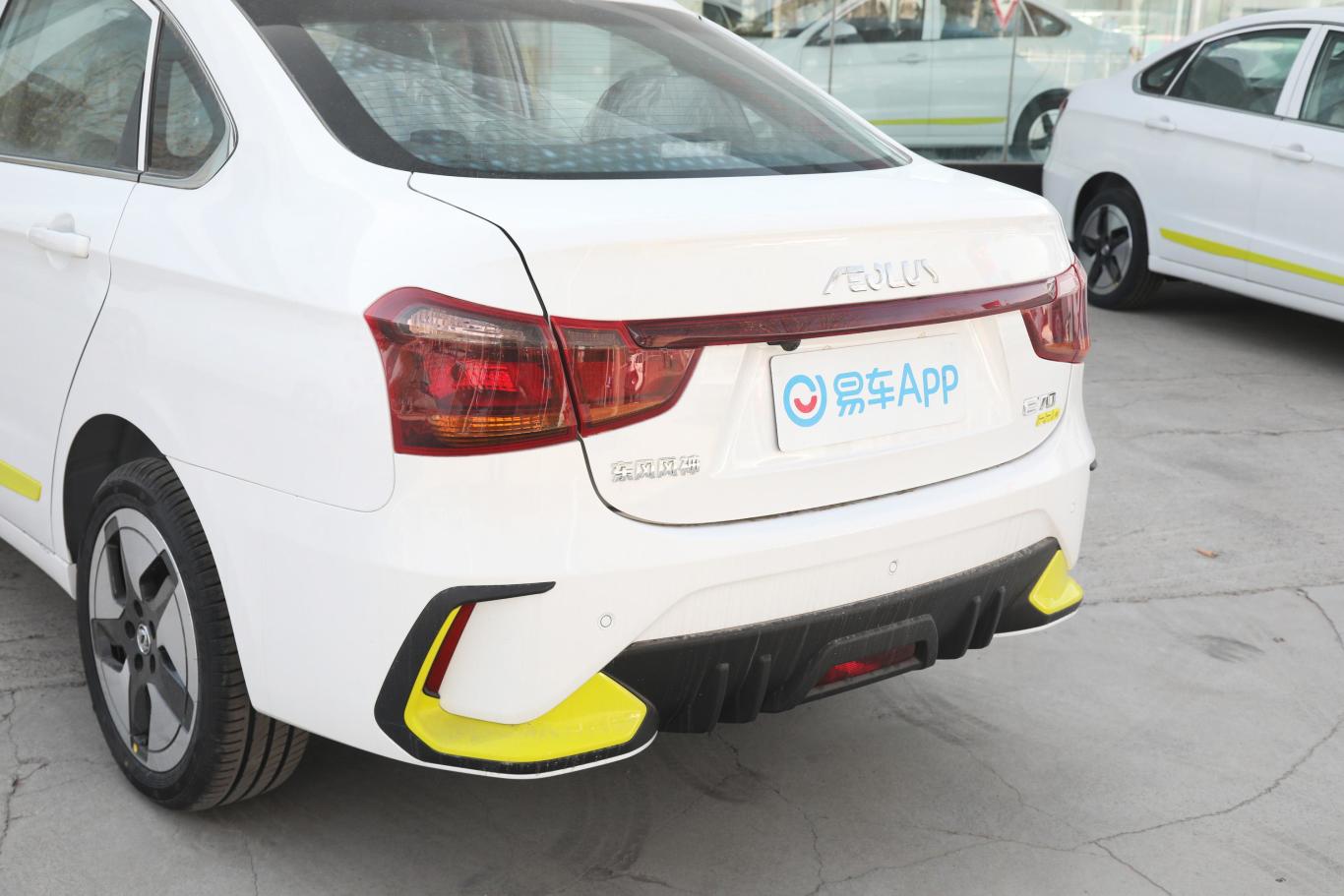 【风神E70改款 Pro 401km 畅行版 三元锂车尾特写图片-汽车图片大全】-易车