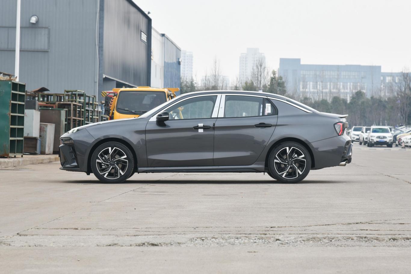 【领克031.5T 双离合两驱劲Plus 5座正侧车头向左水平图片-汽车图片大全】-易车