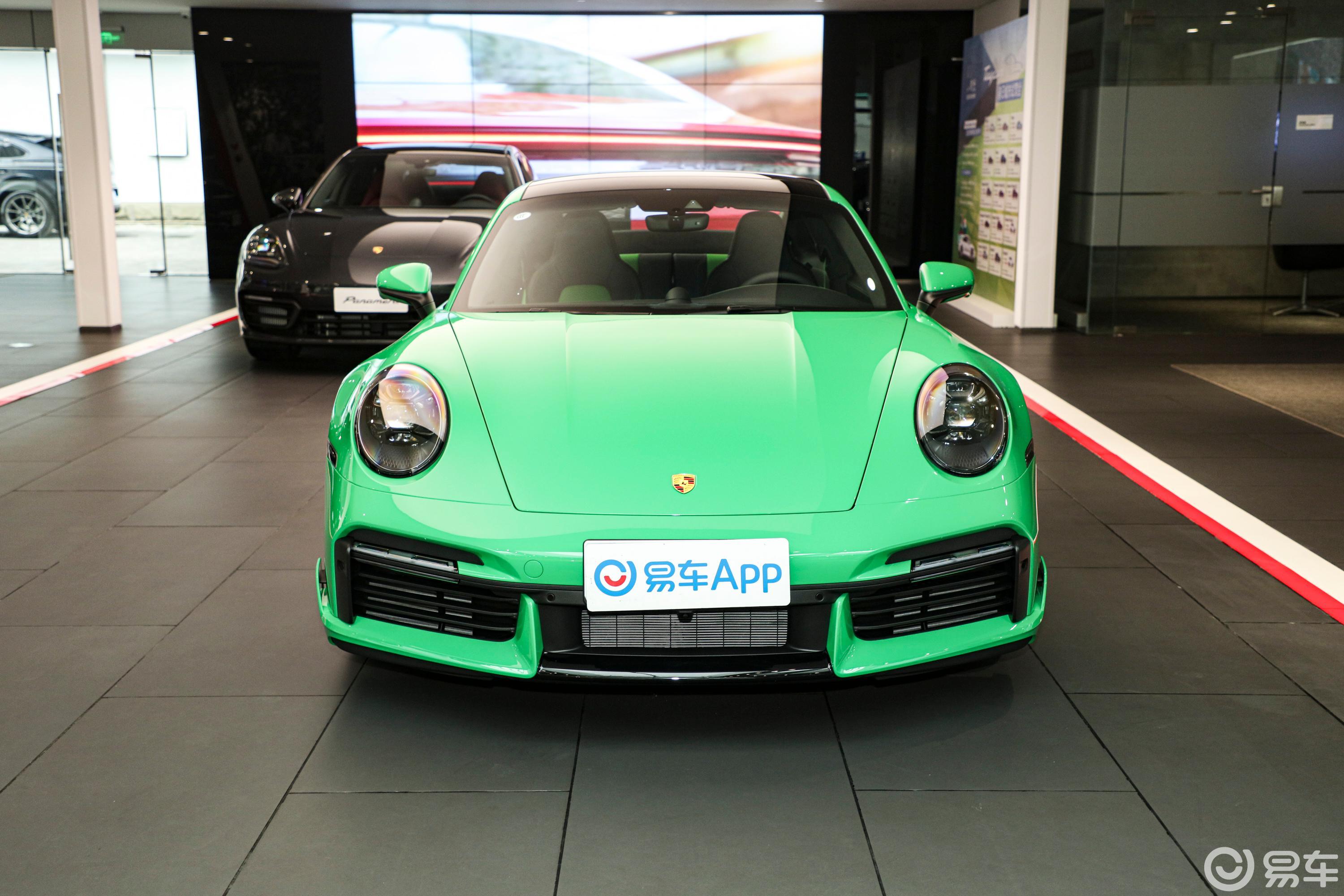 【保时捷911Turbo S 3.7T正前水平图片-汽车图片大全】-易车
