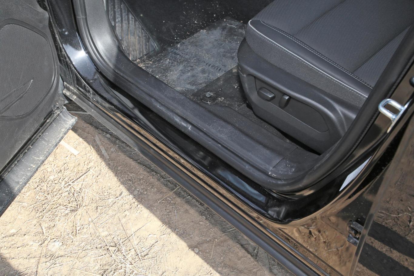 【昂科威昂科威S 552T 两驱豪华型前排迎宾踏板图片-汽车图片大全】-易车