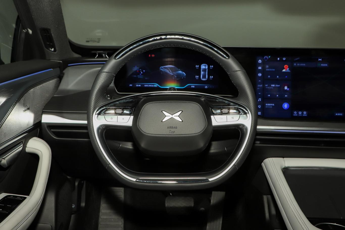 【小鹏P7P7i 610 四驱Max性能版方向盘图片-汽车图片大全】-易车