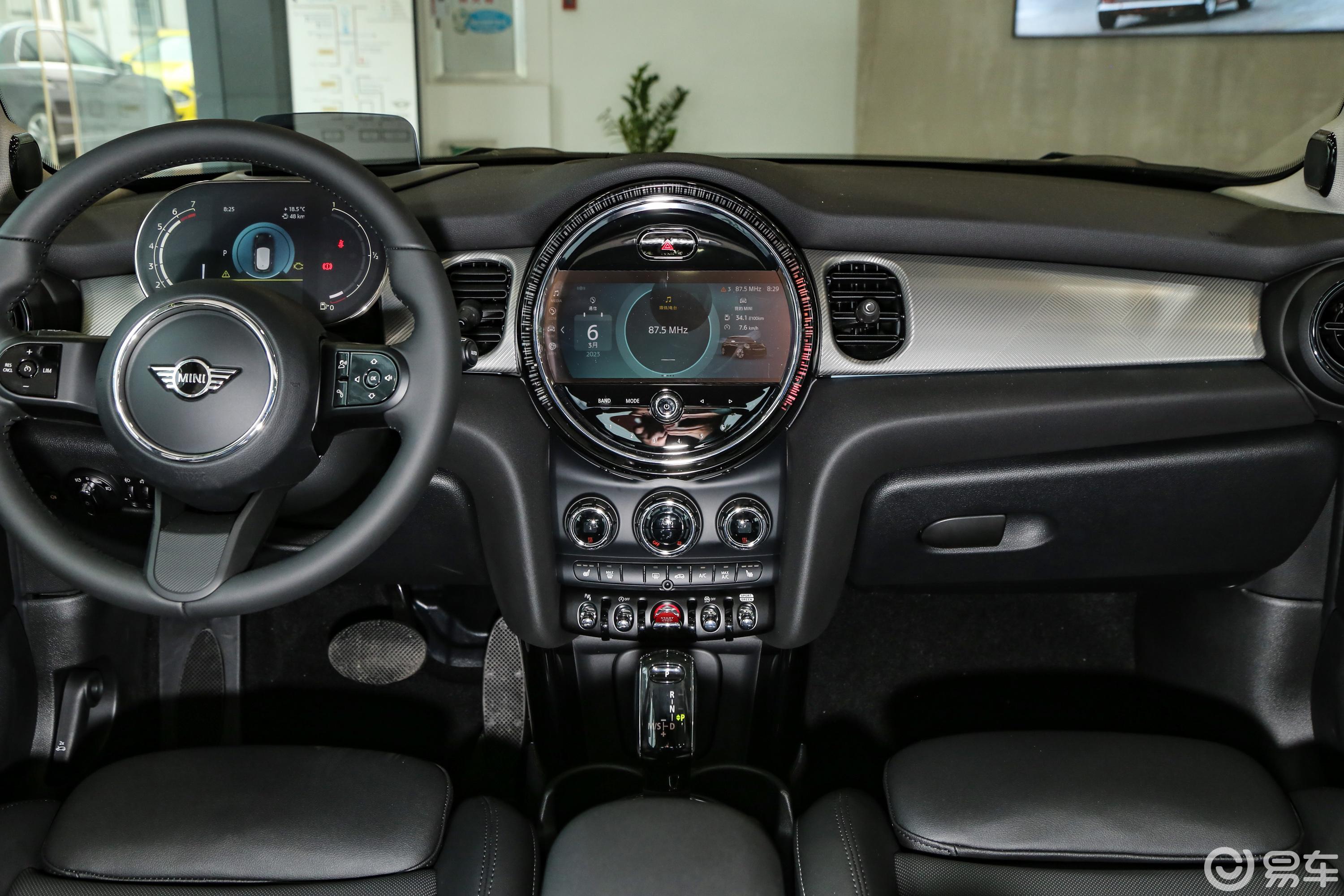 【MINI改款 1.5T COOPER 艺术家 五门版中控台整体图片-汽车图片大全】-易车