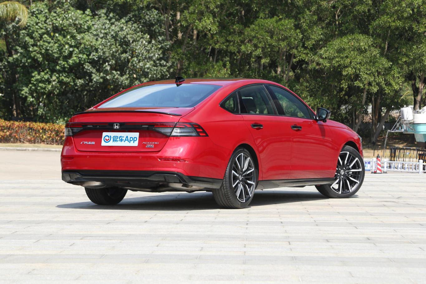 【雅阁260TURBO 旗舰版侧后45度车头向右水平图片-汽车图片大全】-易车