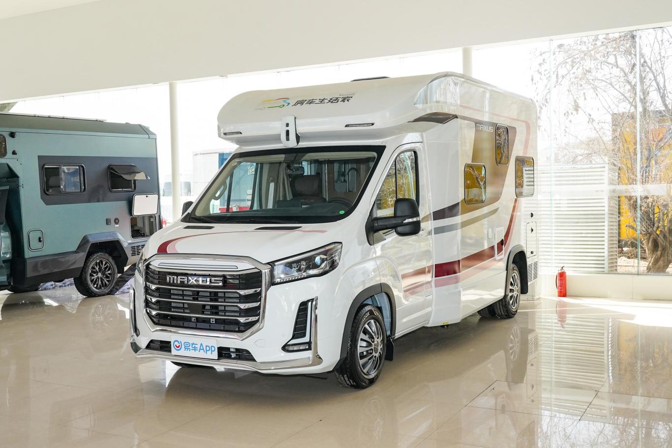 【上汽大通MAXUS V100生活家V100 2.0T 小额头水庐版侧前45度车头向左水平图片-汽车图片大全】-易车