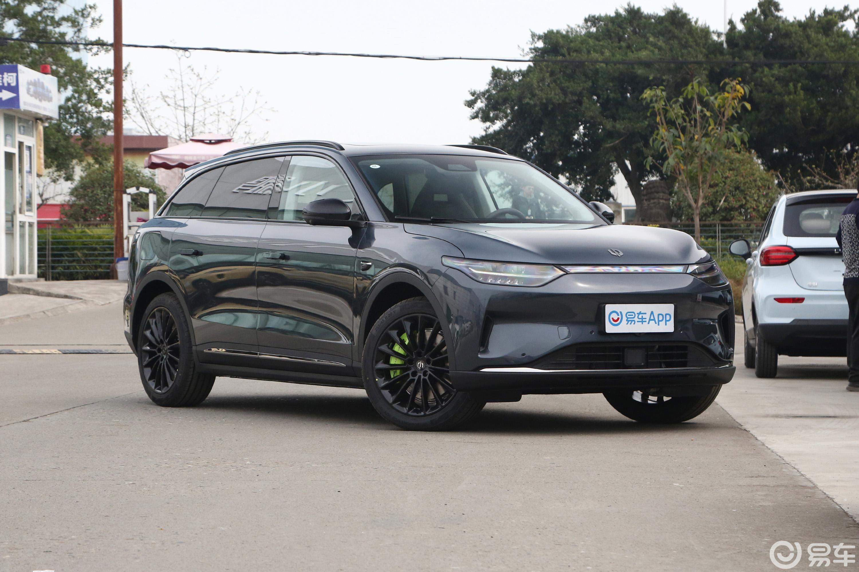 【零跑C11 纯电动580km 580四驱性能版侧前45度车头向右水平图片-汽车图片大全】-易车