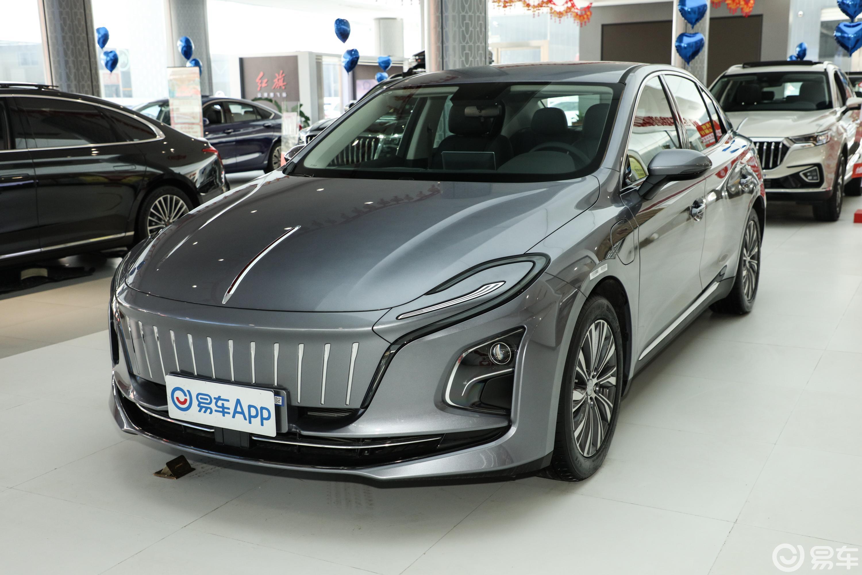 【红旗E-QM5PLUS 620km侧前45度车头向左水平图片-汽车图片大全】-易车