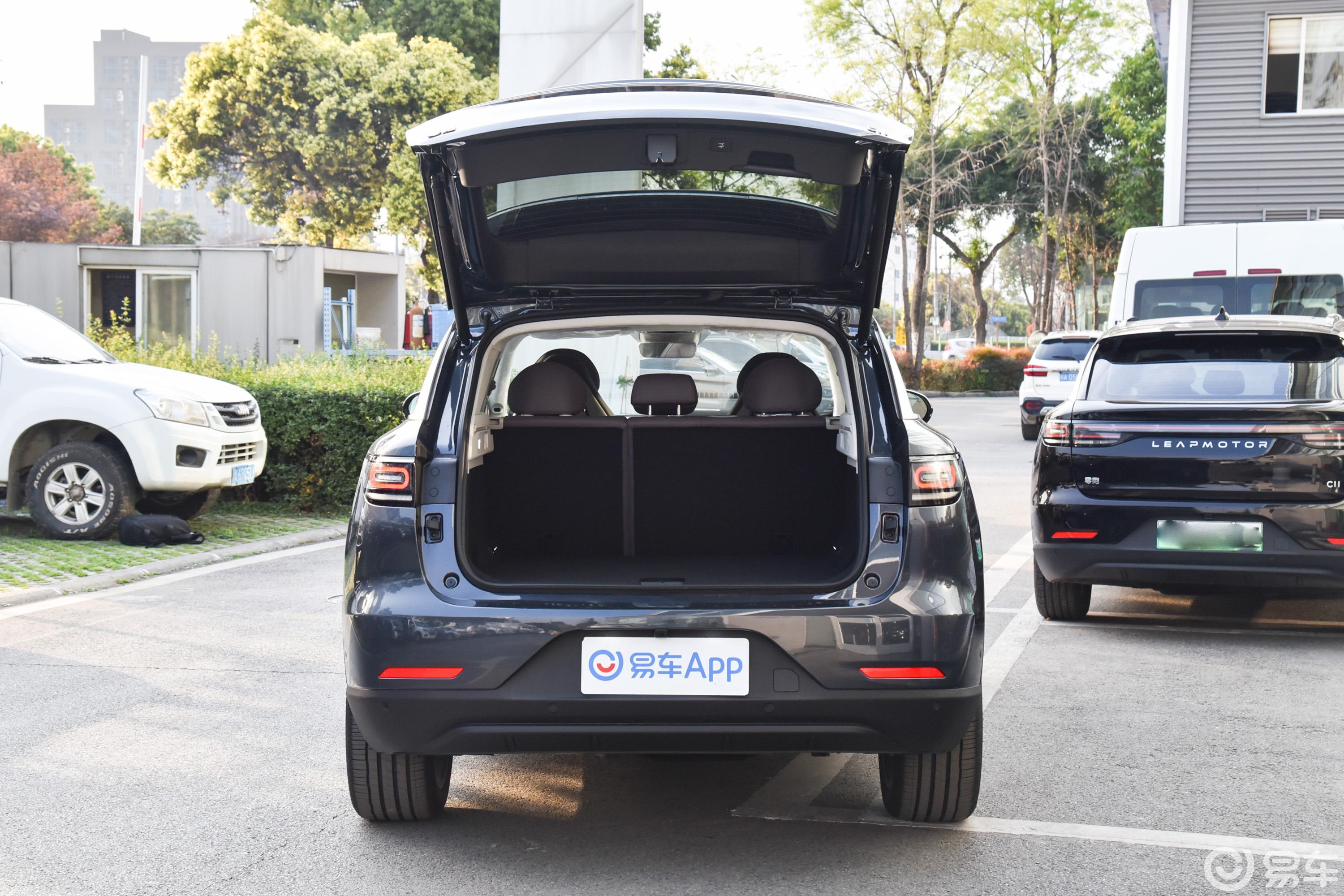 【零跑C11 增程版纯电285km 285智享版后备箱图片-汽车图片大全】-易车