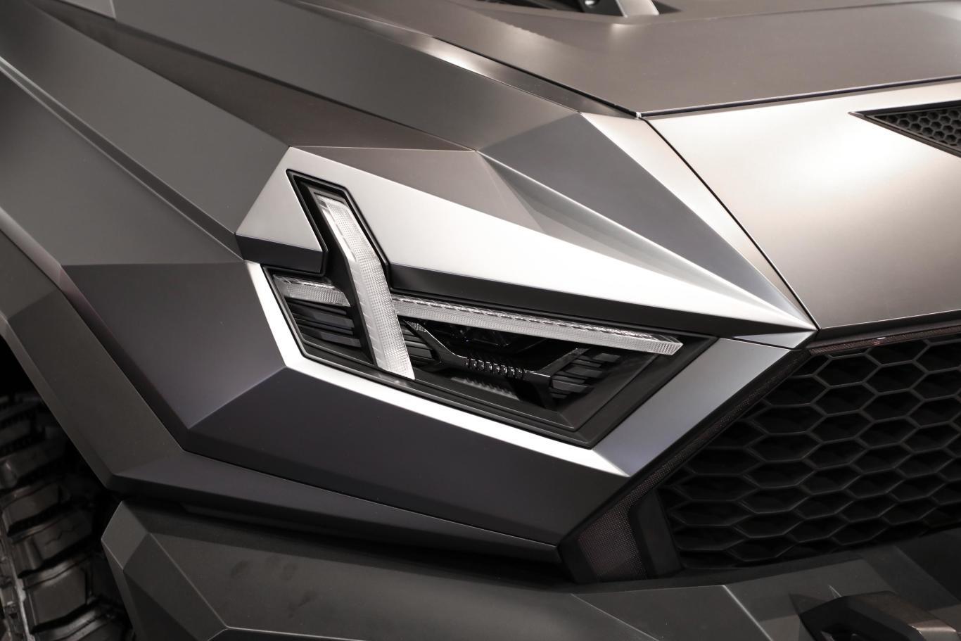 【猛士917纯电动 505km 创始版大灯侧45度俯拍图片-汽车图片大全】-易车