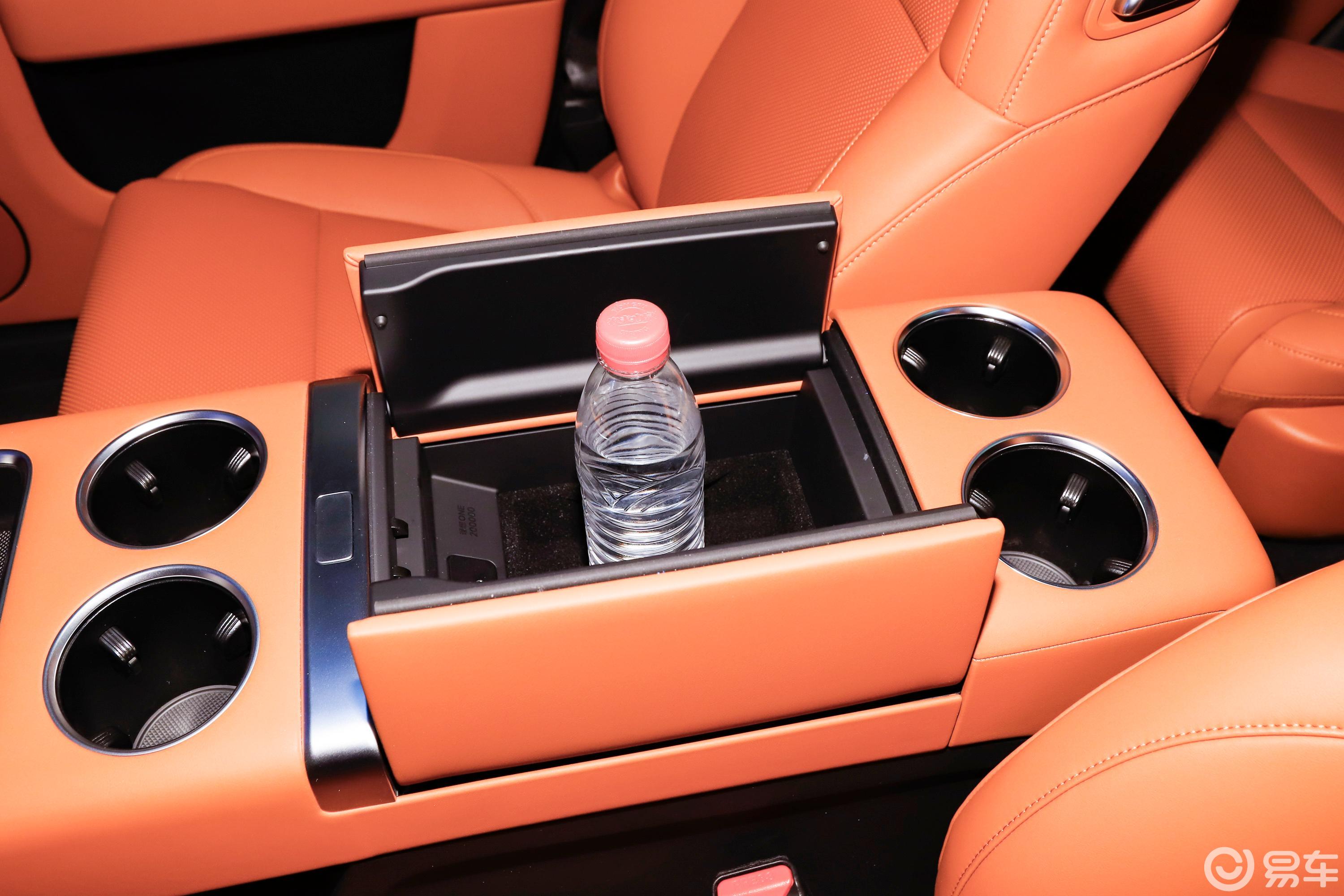 【理想L8L8 Air版前排扶手箱储物格图片-汽车图片大全】-易车