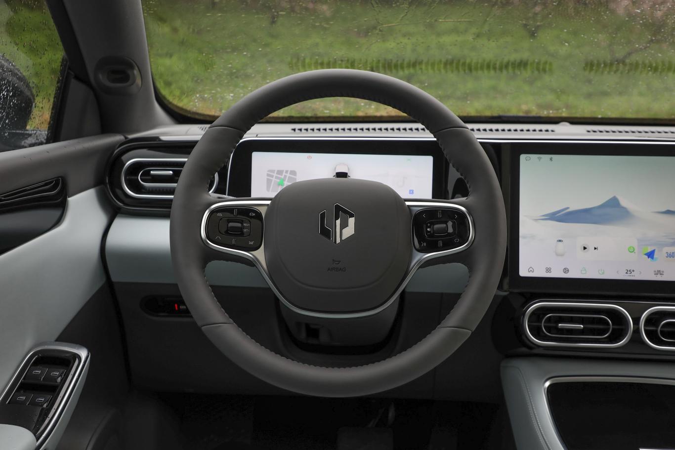 【零跑C01525km 525后驱舒享版方向盘图片-汽车图片大全】-易车