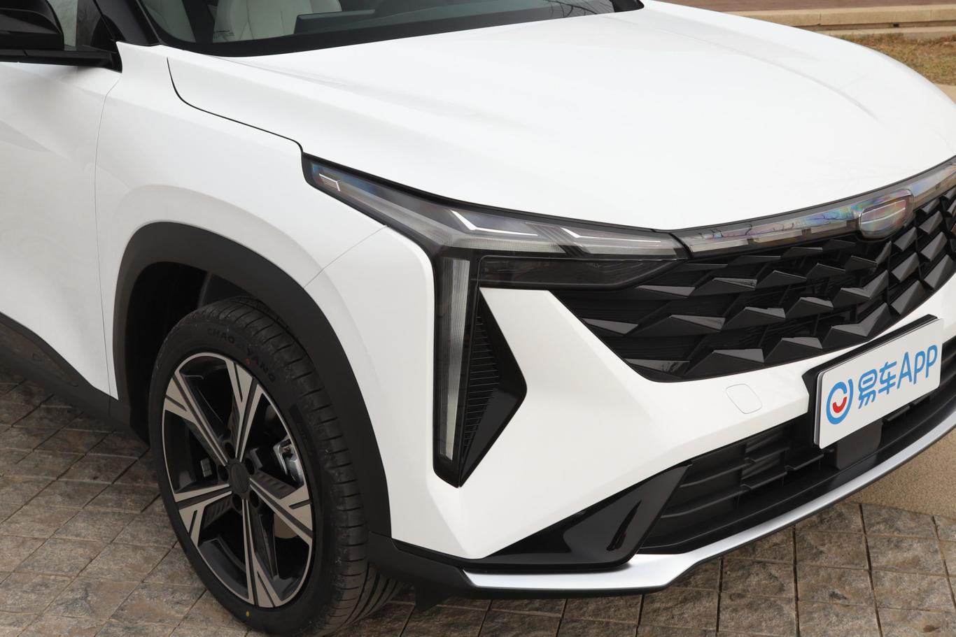 【博越博越COOL 1.5T 智尊型大灯侧45度俯拍图片-汽车图片大全】-易车