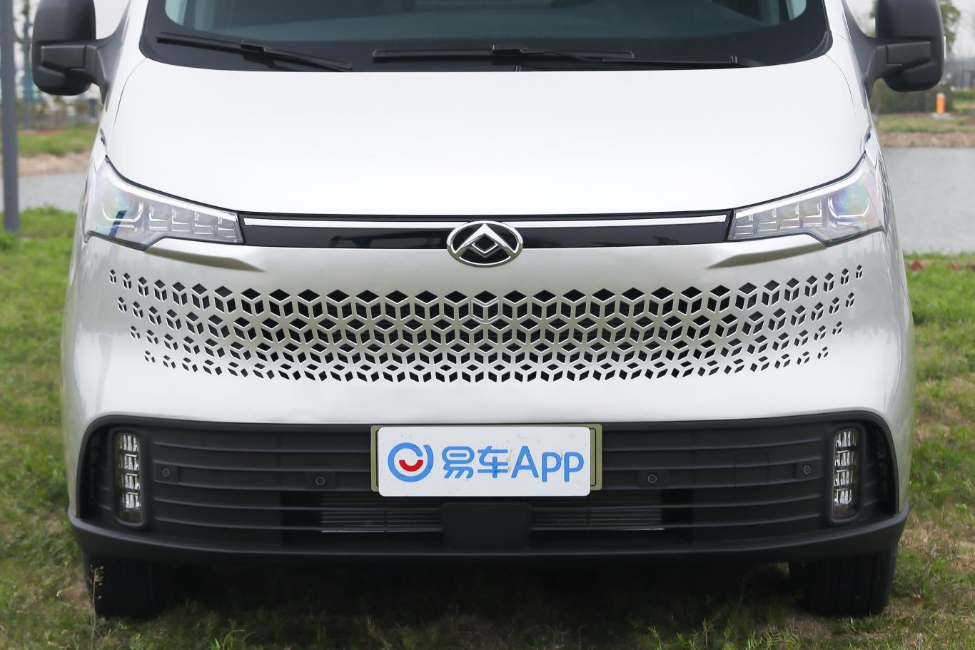 【新途V702.0T 手动短轴低顶精英版93kW 5座外观细节图片-汽车图片大全】-易车