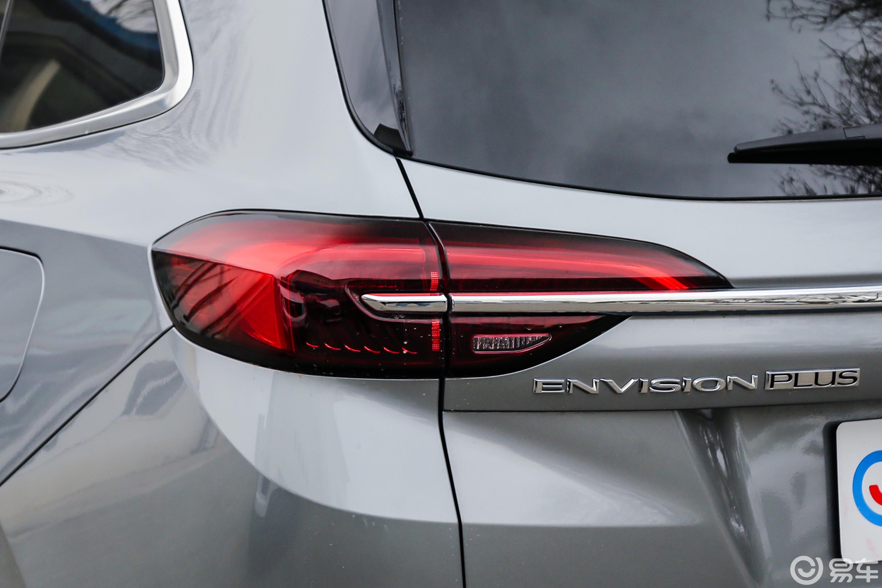 【昂科威昂科威Plus 652T 两驱豪华型尾灯侧45度俯拍图片-汽车图片大全】-易车