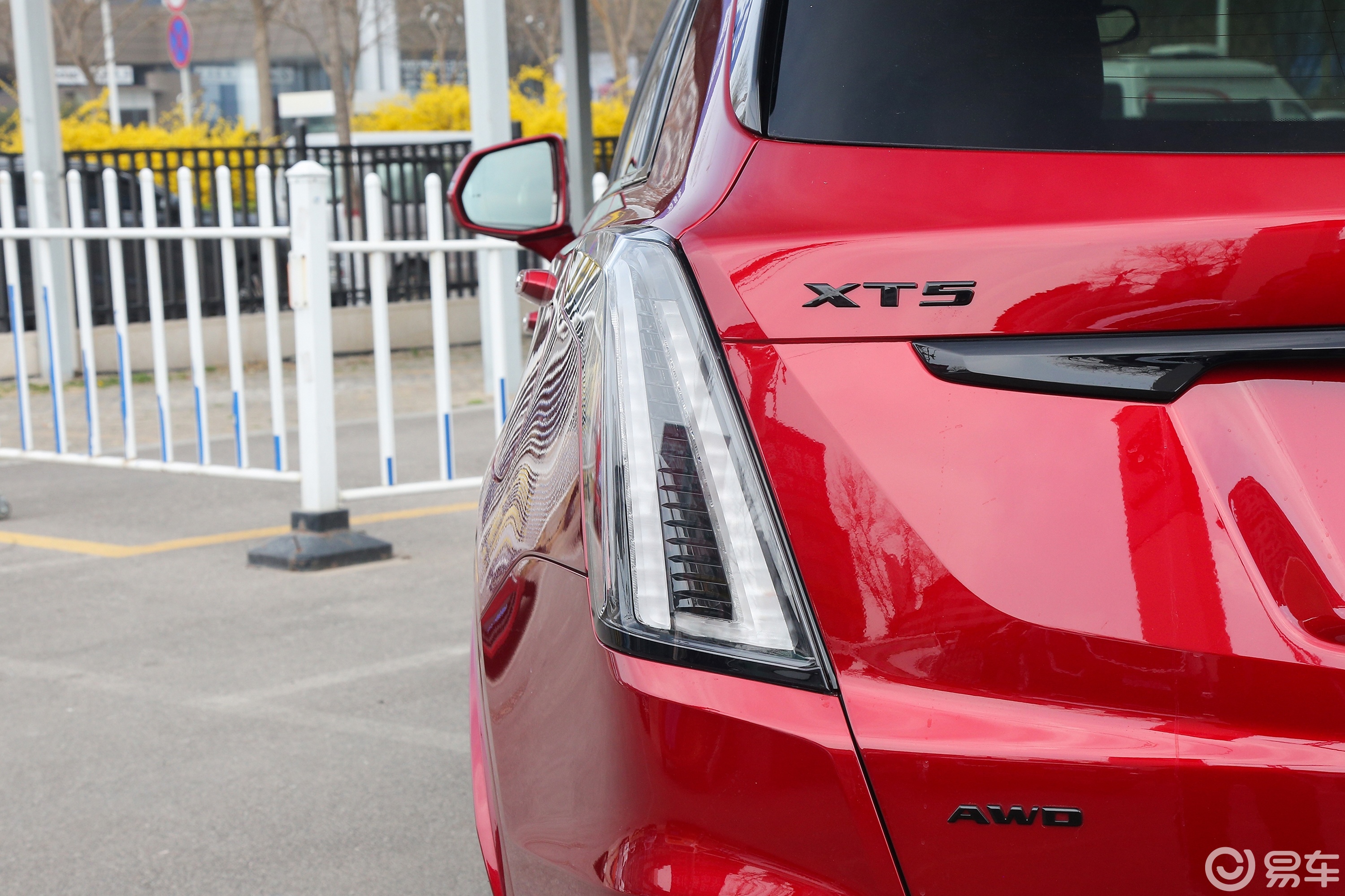 【凯迪拉克XT5轻混 2.0T 四驱豪华型蜂鸟黑钻版外观灯组图片-汽车图片大全】-易车