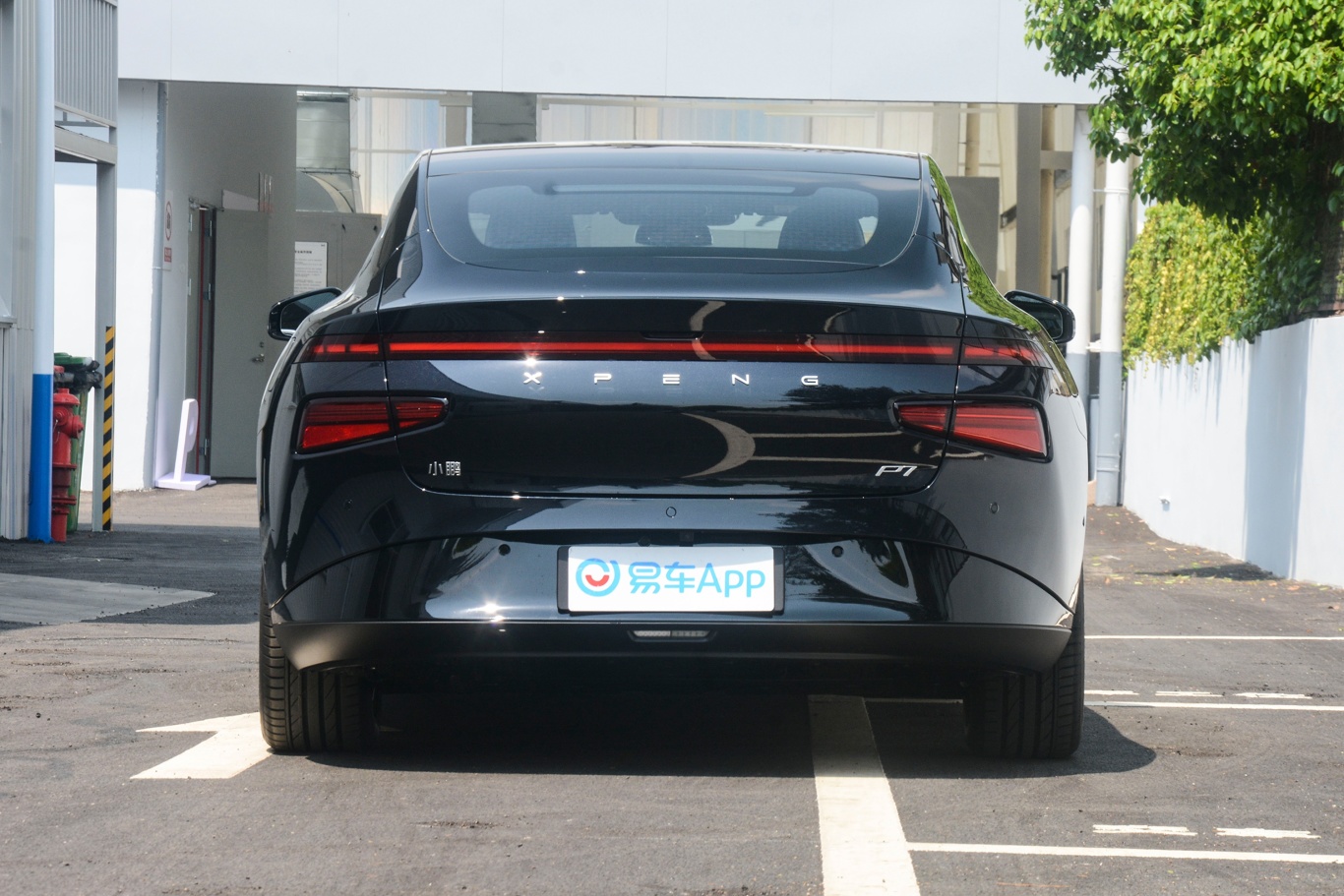 【小鹏P7P7i 702 后驱Pro正后水平图片-汽车图片大全】-易车