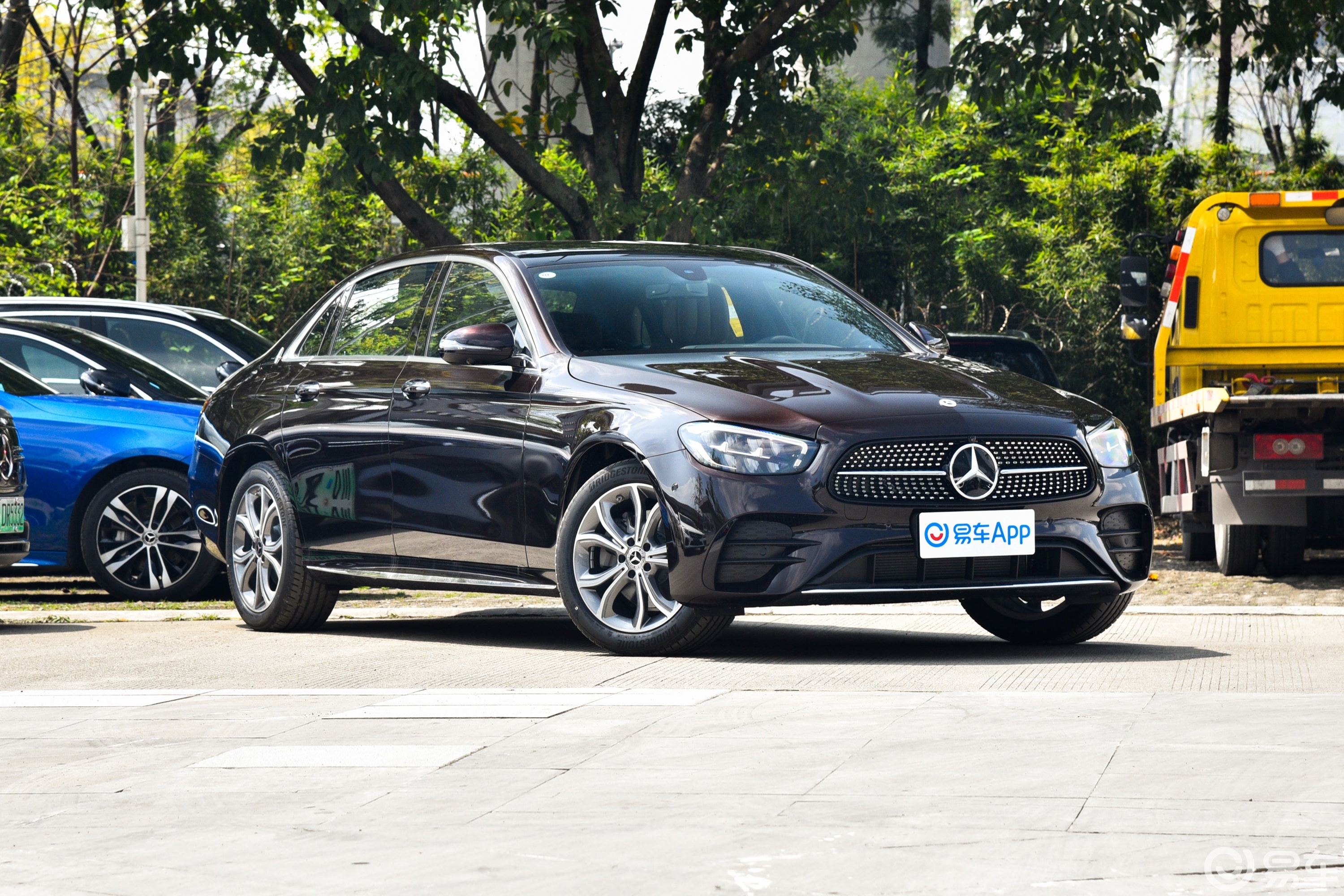 【奔驰E级改款 E 300 L 运动时尚型侧前45度车头向右水平图片-汽车图片大全】-易车