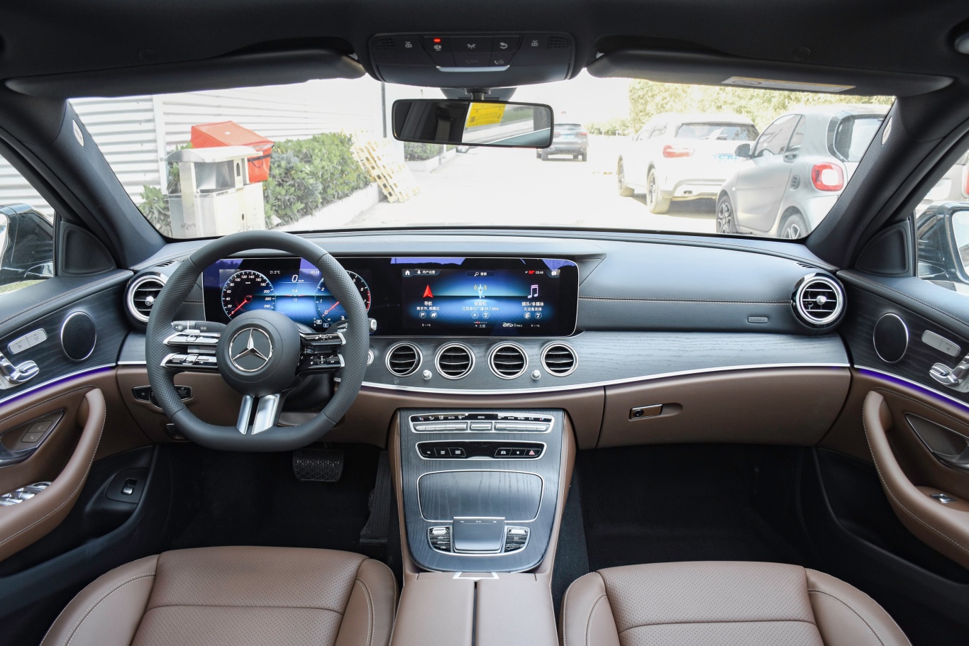 【奔驰E级改款 E 300 L 运动时尚型内饰全景正拍图片-汽车图片大全】-易车