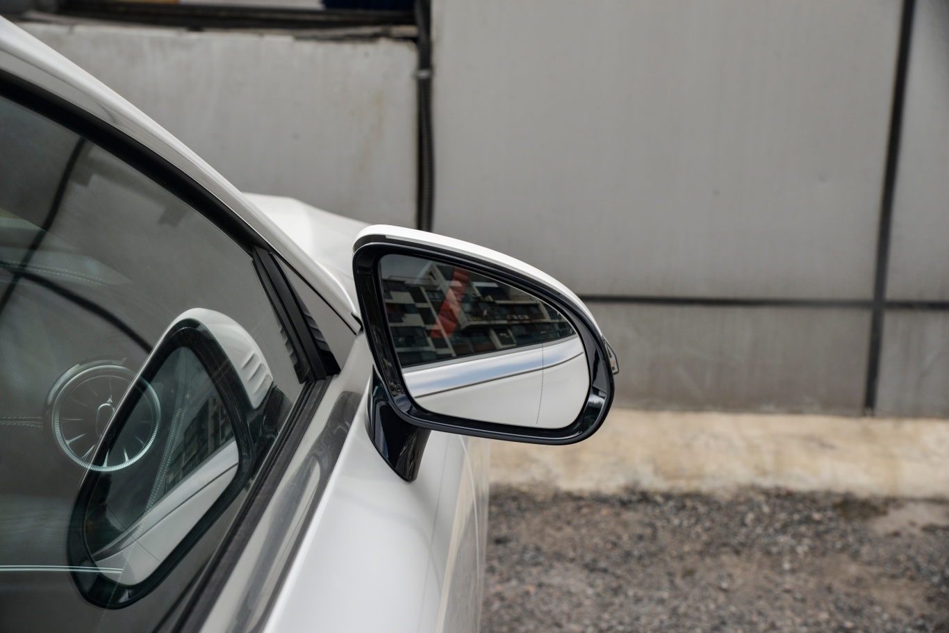 【奔驰E级(进口)E 260 4MATIC 轿跑车外观细节图片-汽车图片大全】-易车