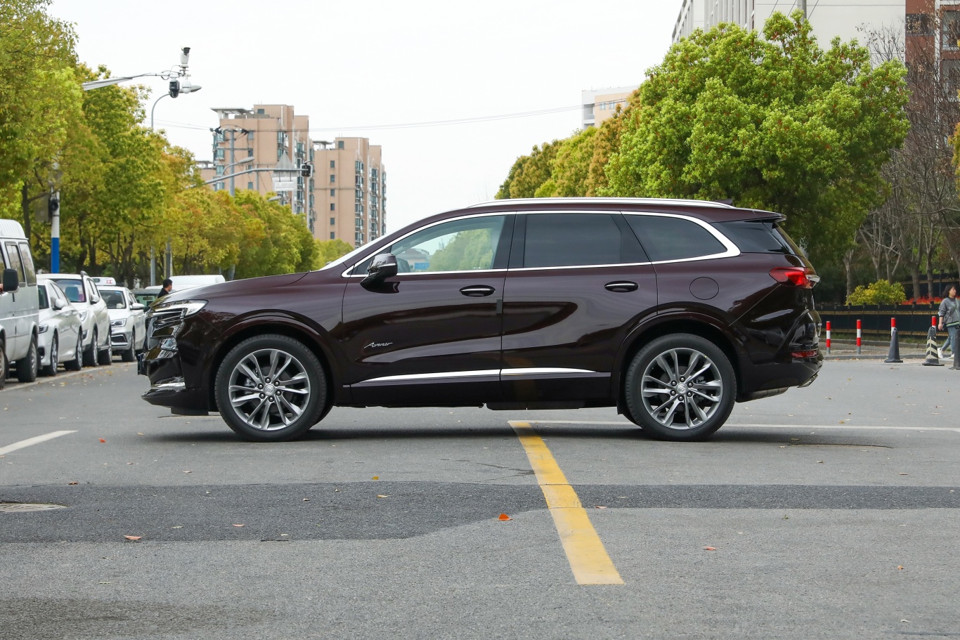 【昂科旗652T 四驱Avenir艾维亚 6座正侧车头向左水平图片-汽车图片大全】-易车