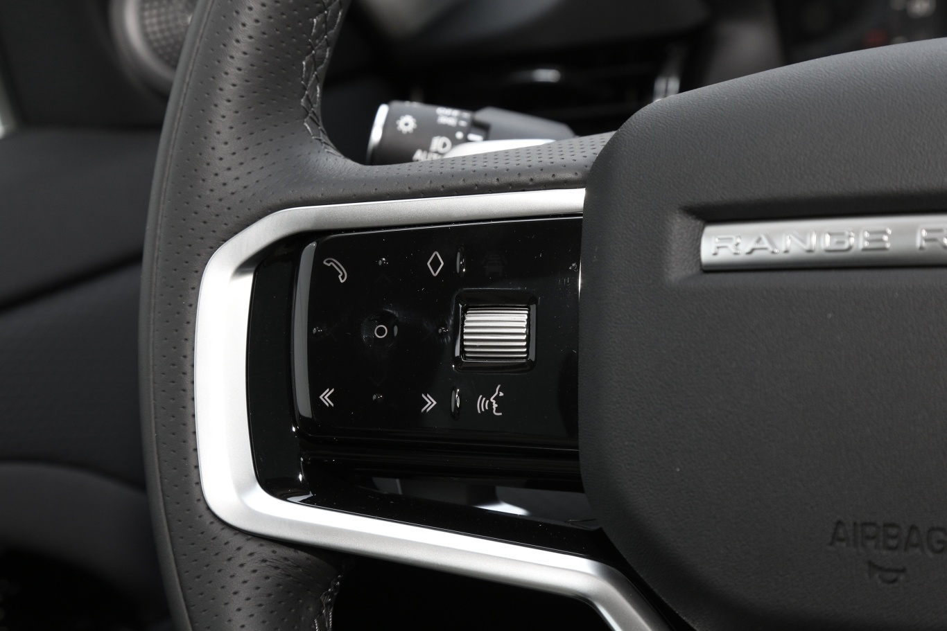 【揽胜极光极光L 200PS R-Dynamic 精英版左侧方向盘功能按键图片-汽车图片大全】-易车