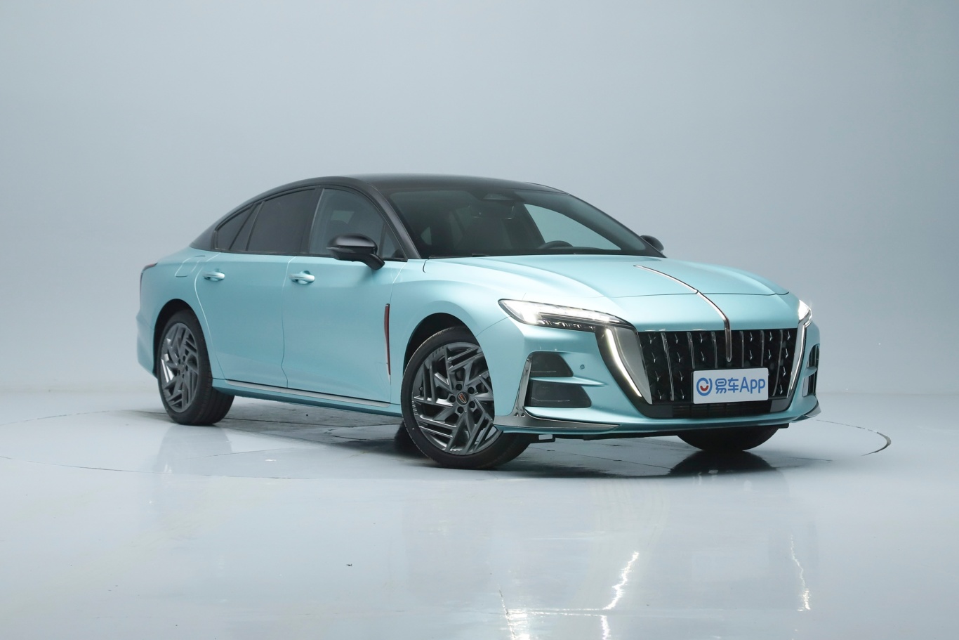 【红旗H62.0T 致臻版侧后45度车头向右水平图片-汽车图片大全】-易车