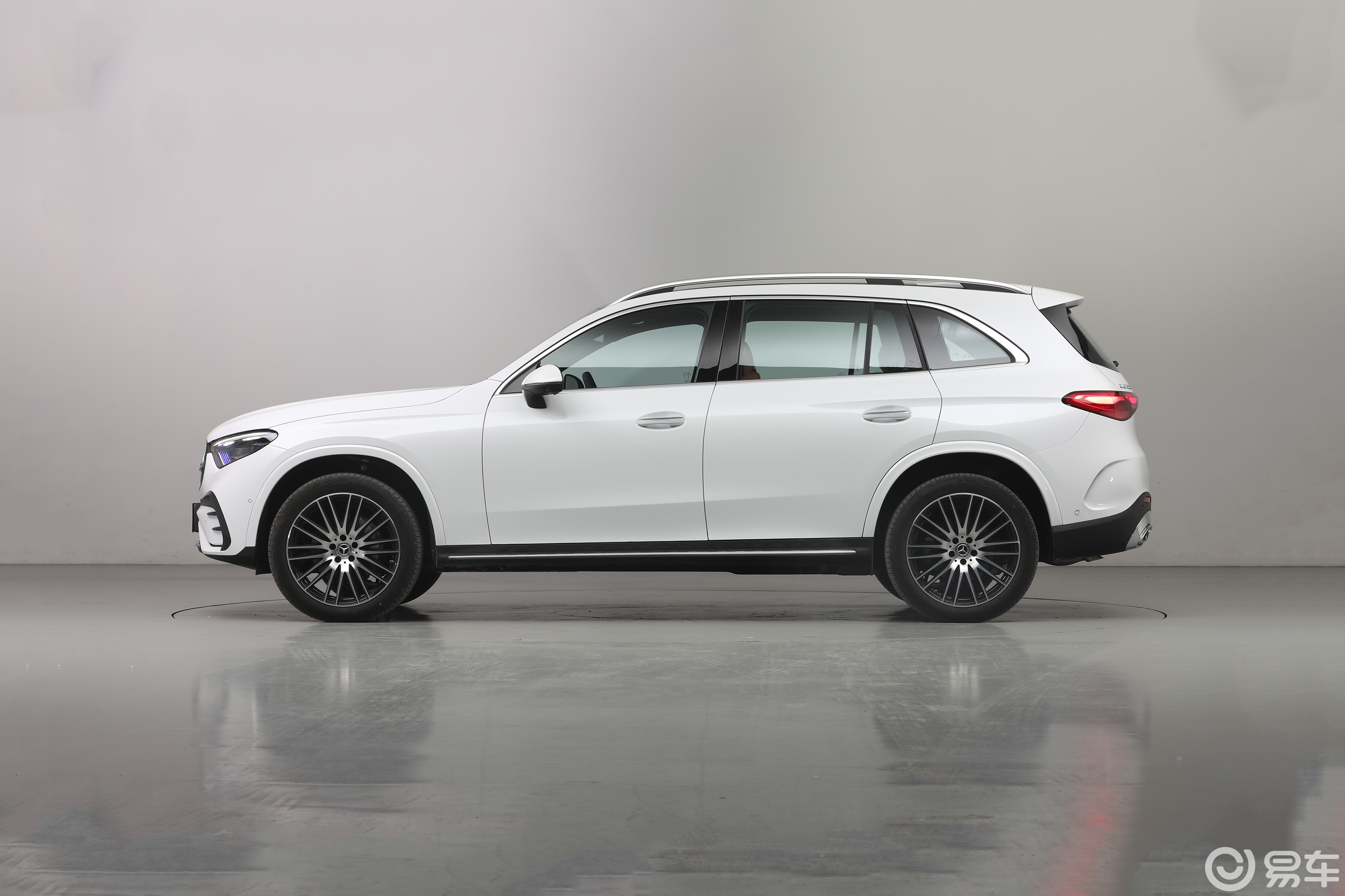 【奔驰GLCGLC 300 L 4MATIC 豪华型 7座正侧车头向左水平图片-汽车图片大全】-易车