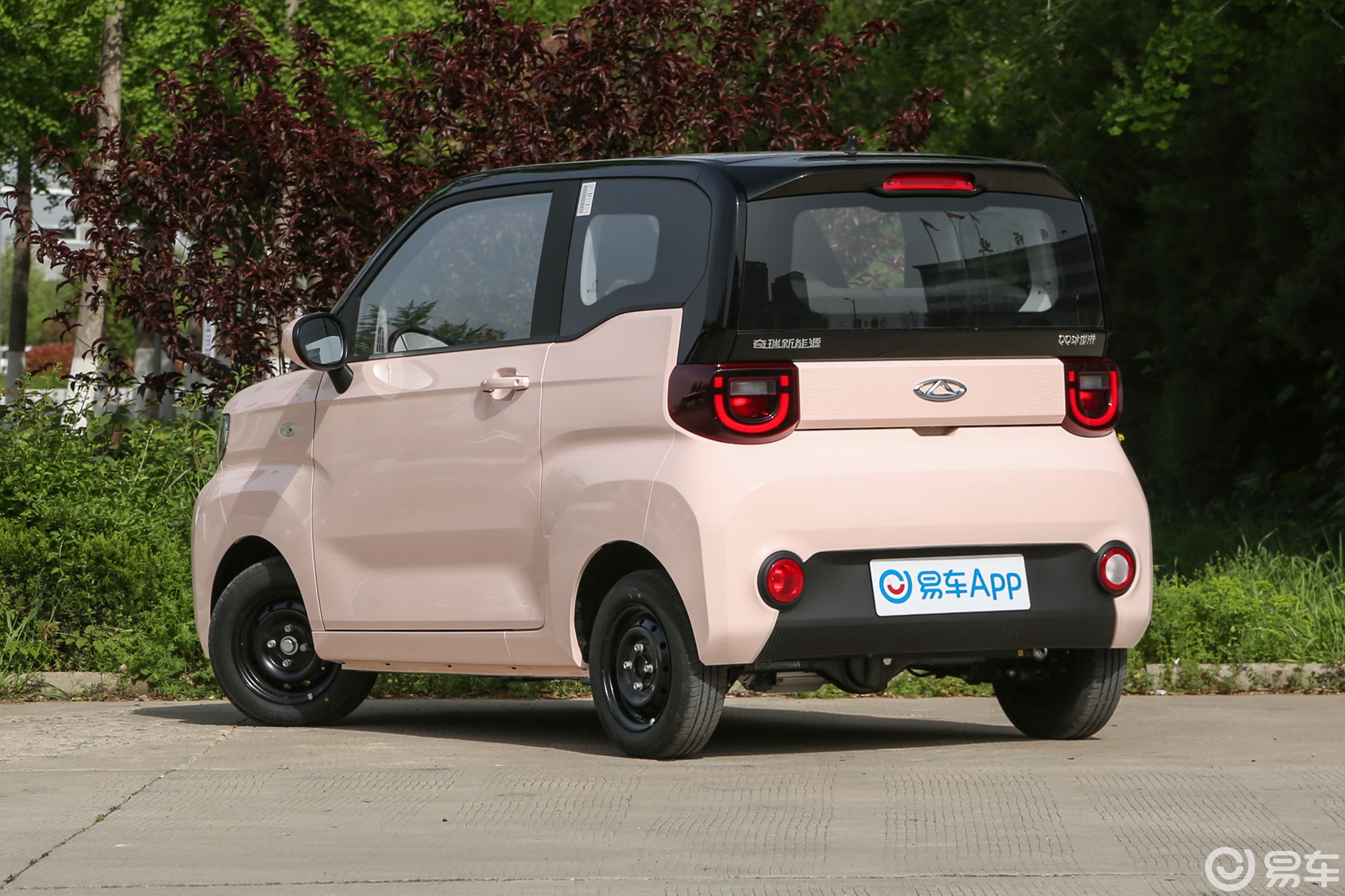 【QQ冰淇淋170km 奶昔款侧后45度车头向左水平图片-汽车图片大全】-易车