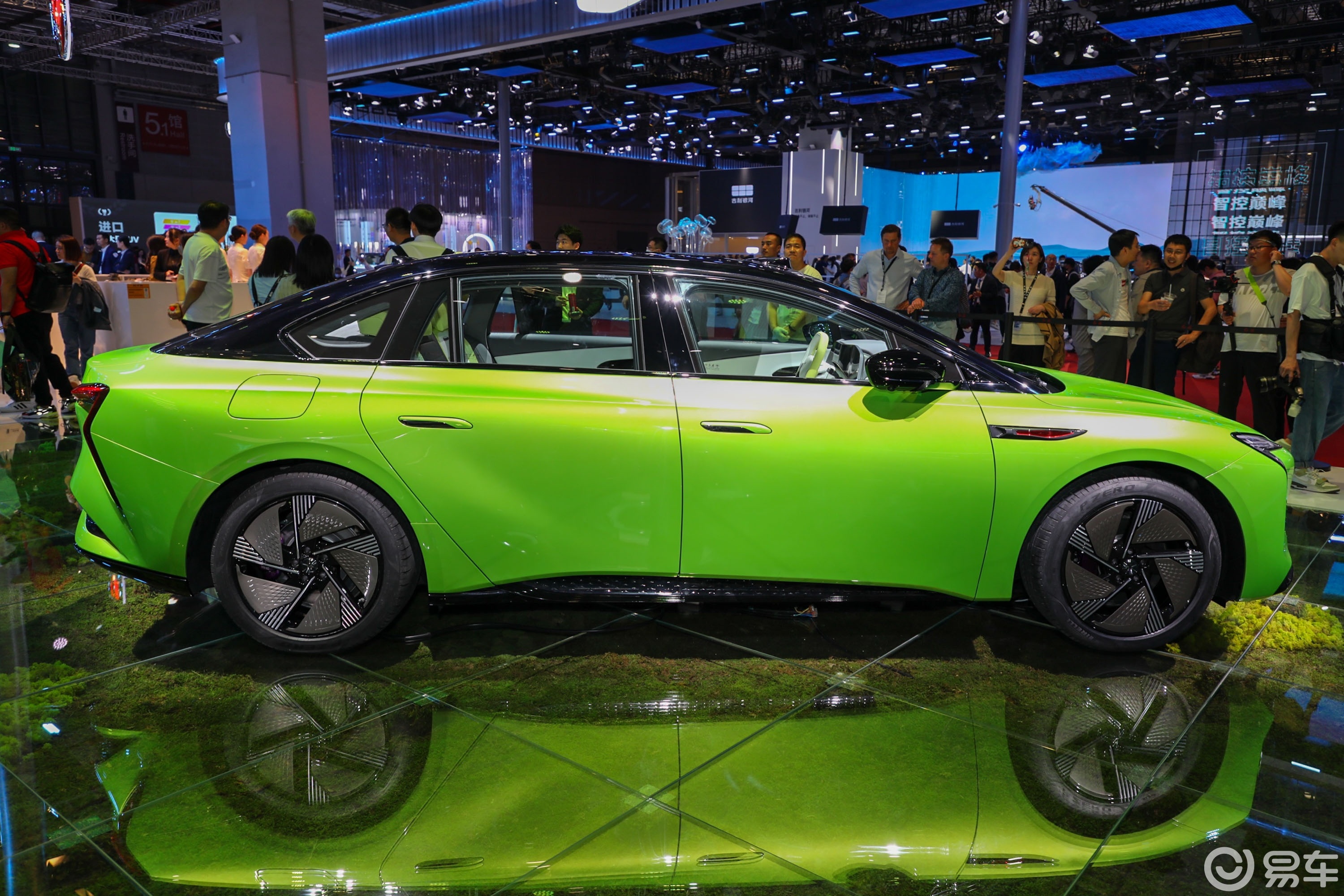 【红旗EH7试装版外观图片-汽车图片大全】-易车