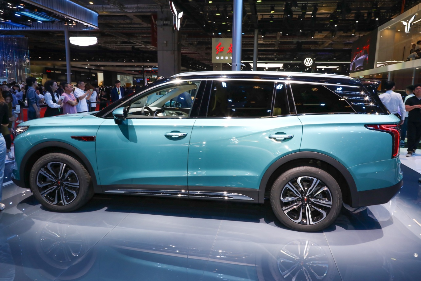 【红旗HS72.0T 四驱旗领版 6座外观图片-汽车图片大全】-易车