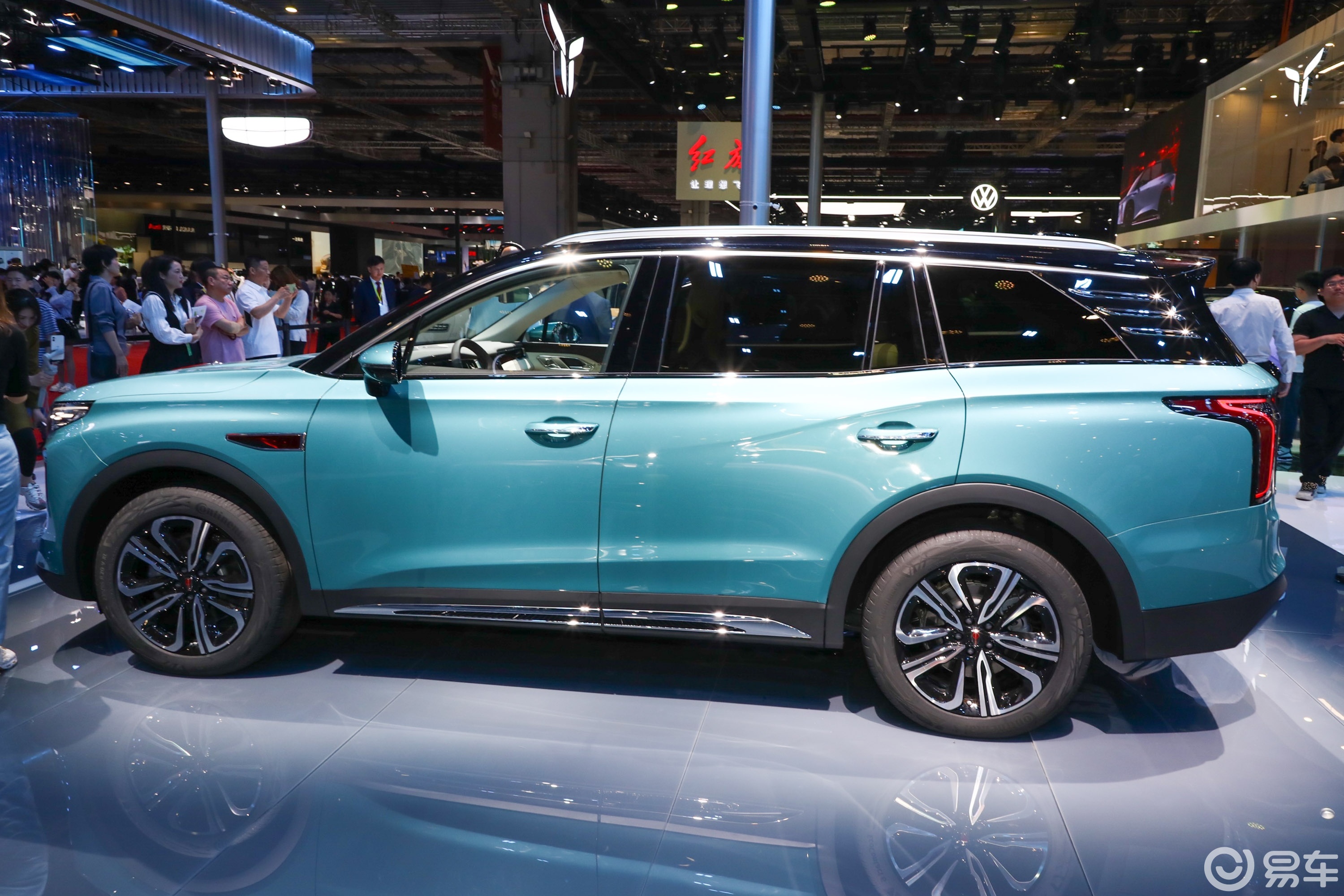 【红旗HS72.0T 四驱顶配版 6座外观图片-汽车图片大全】-易车