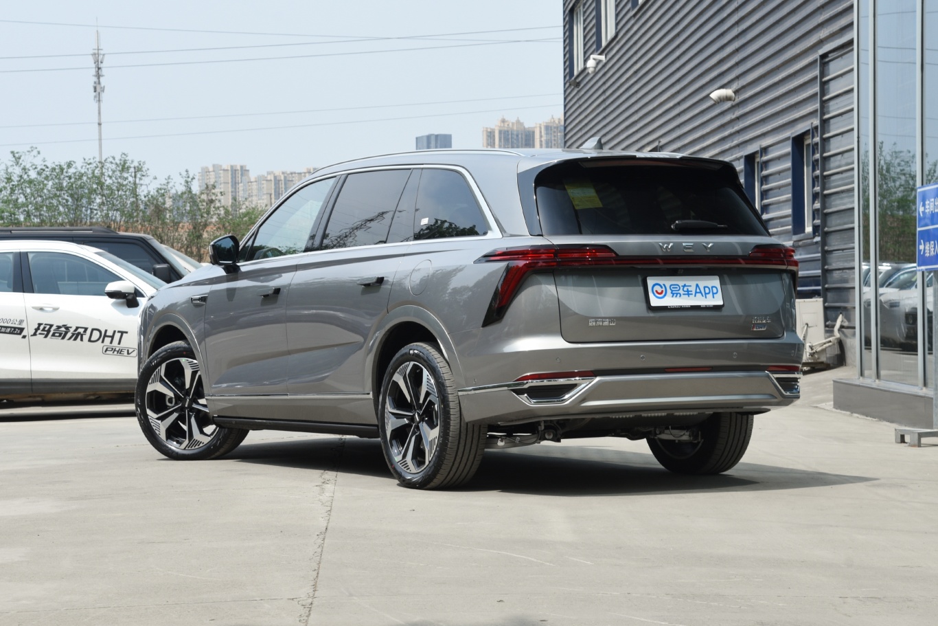 【魏牌蓝山1.5T 180km 四驱超长续航版侧后45度车头向左水平图片-汽车图片大全】-易车