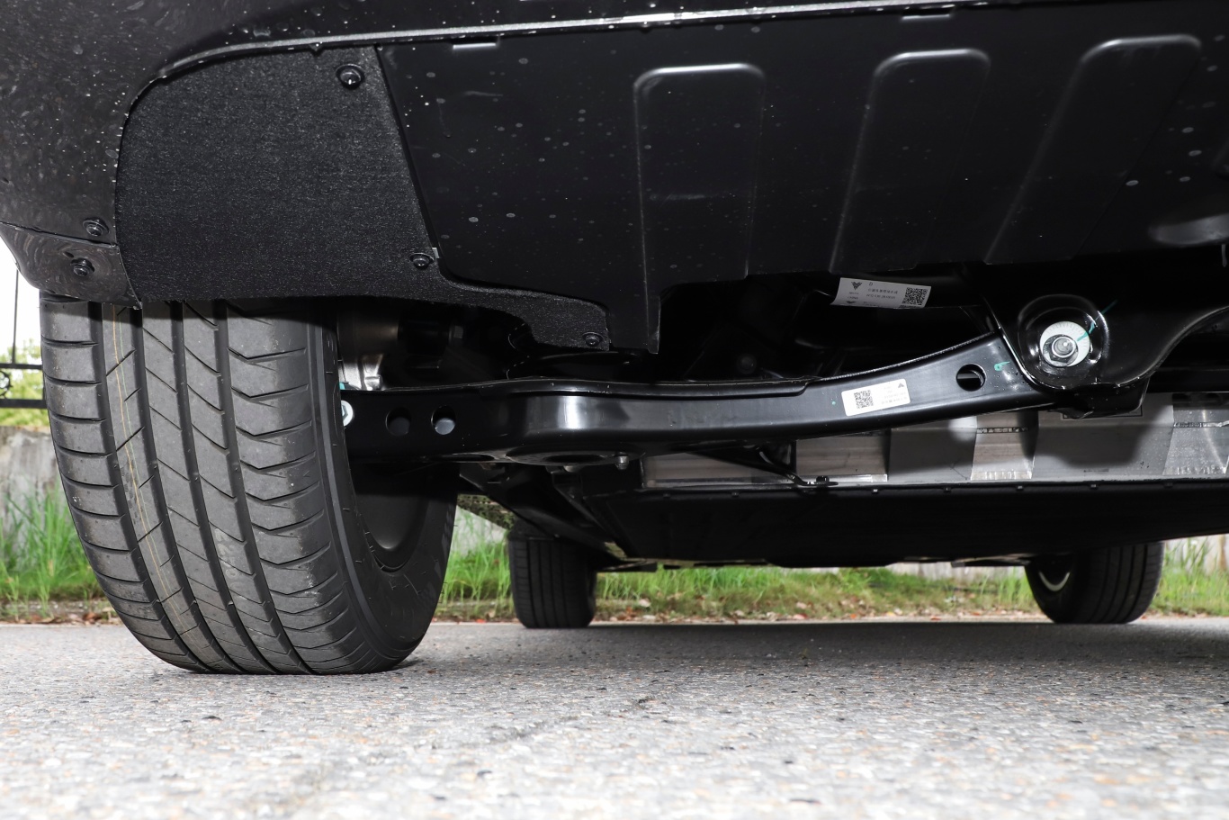 【哪吒U哪吒U-Ⅱ 501km U秀版 磷酸铁锂动力底盘图片-汽车图片大全】-易车