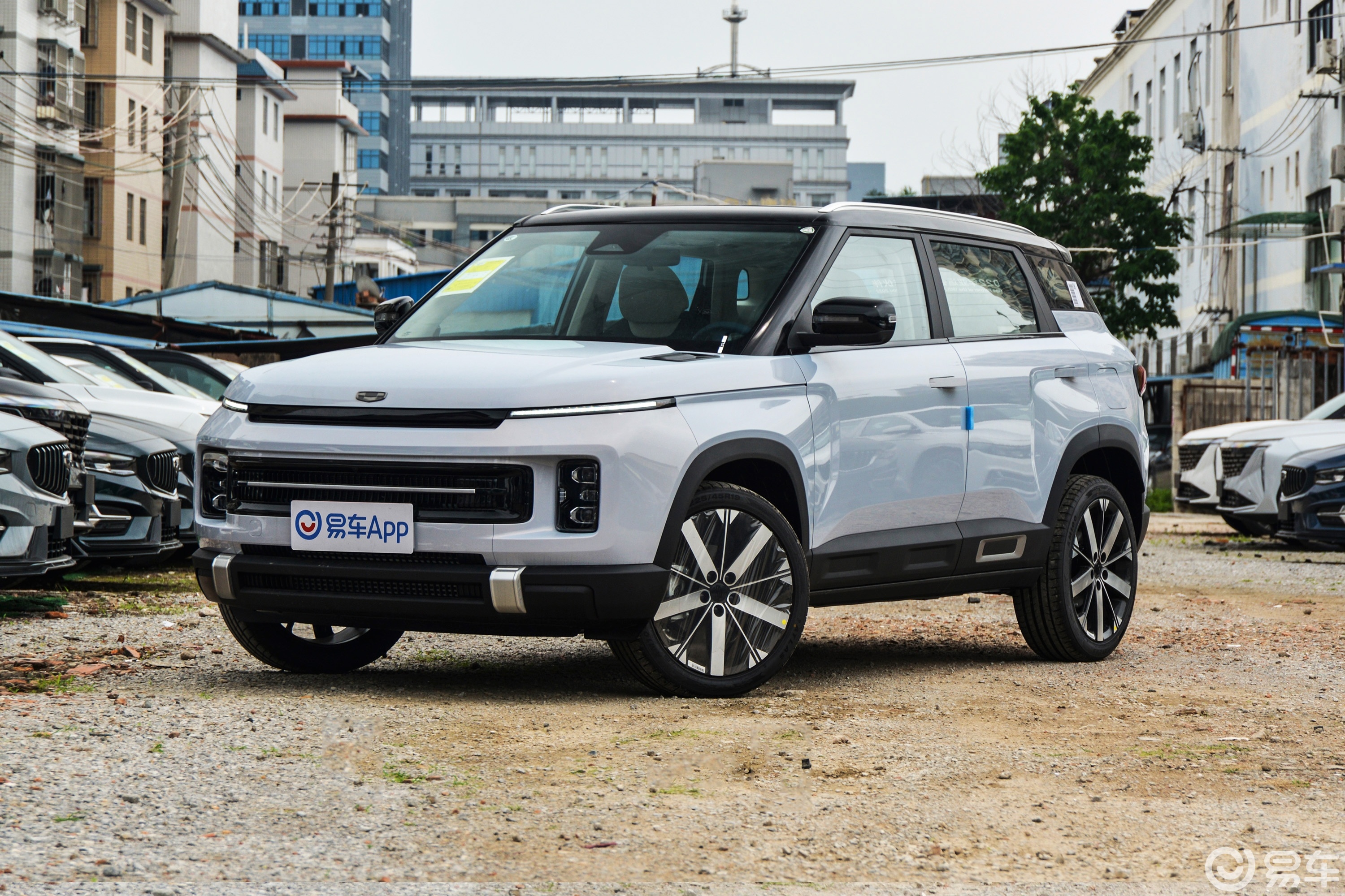 【吉利ICON1.5T 主角侧前45度车头向左水平图片-汽车图片大全】-易车