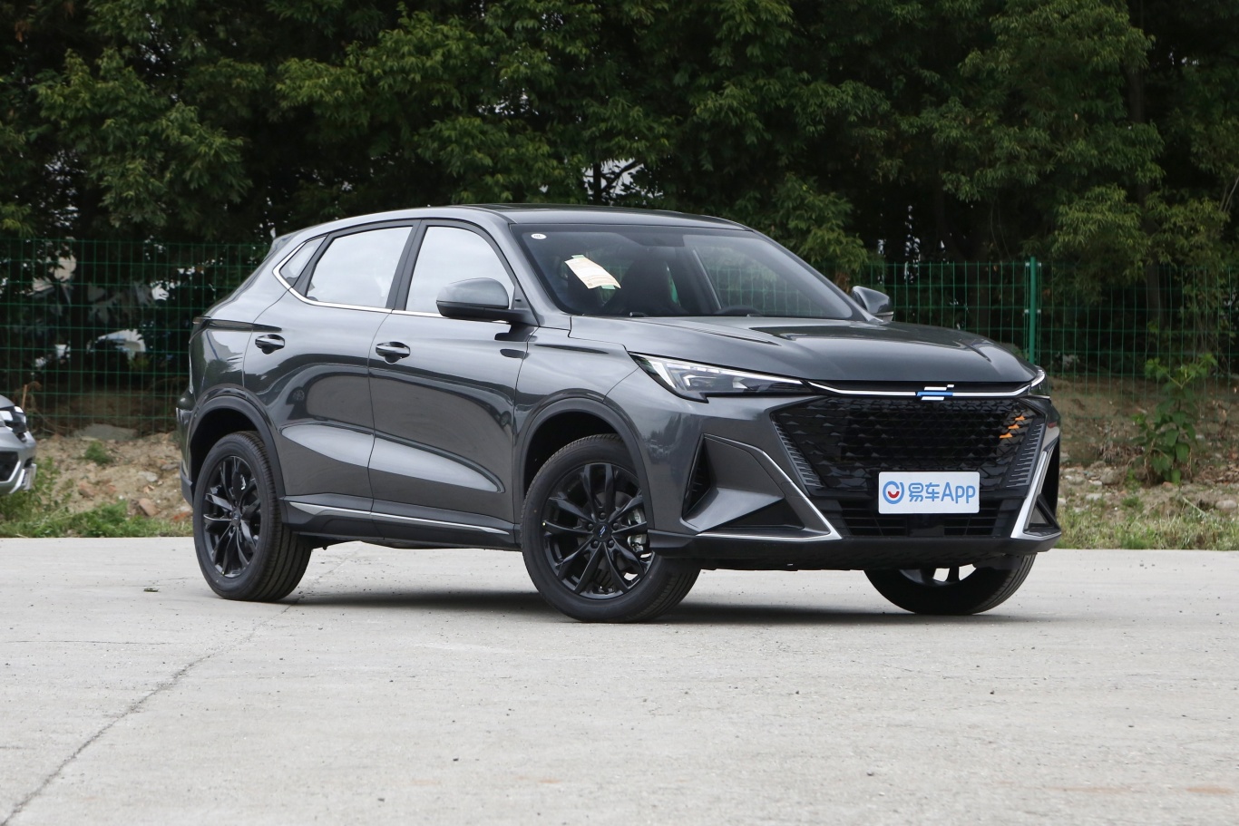 【长安欧尚X5 PLUS改款 1.5T 先锋型侧前45度车头向右水平图片-汽车图片大全】-易车