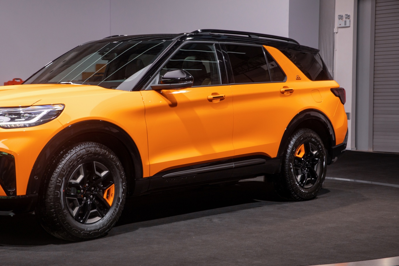 【探险者EcoBoost 285 四驱昆仑巅峰版 7座外观细节图片-汽车图片大全】-易车