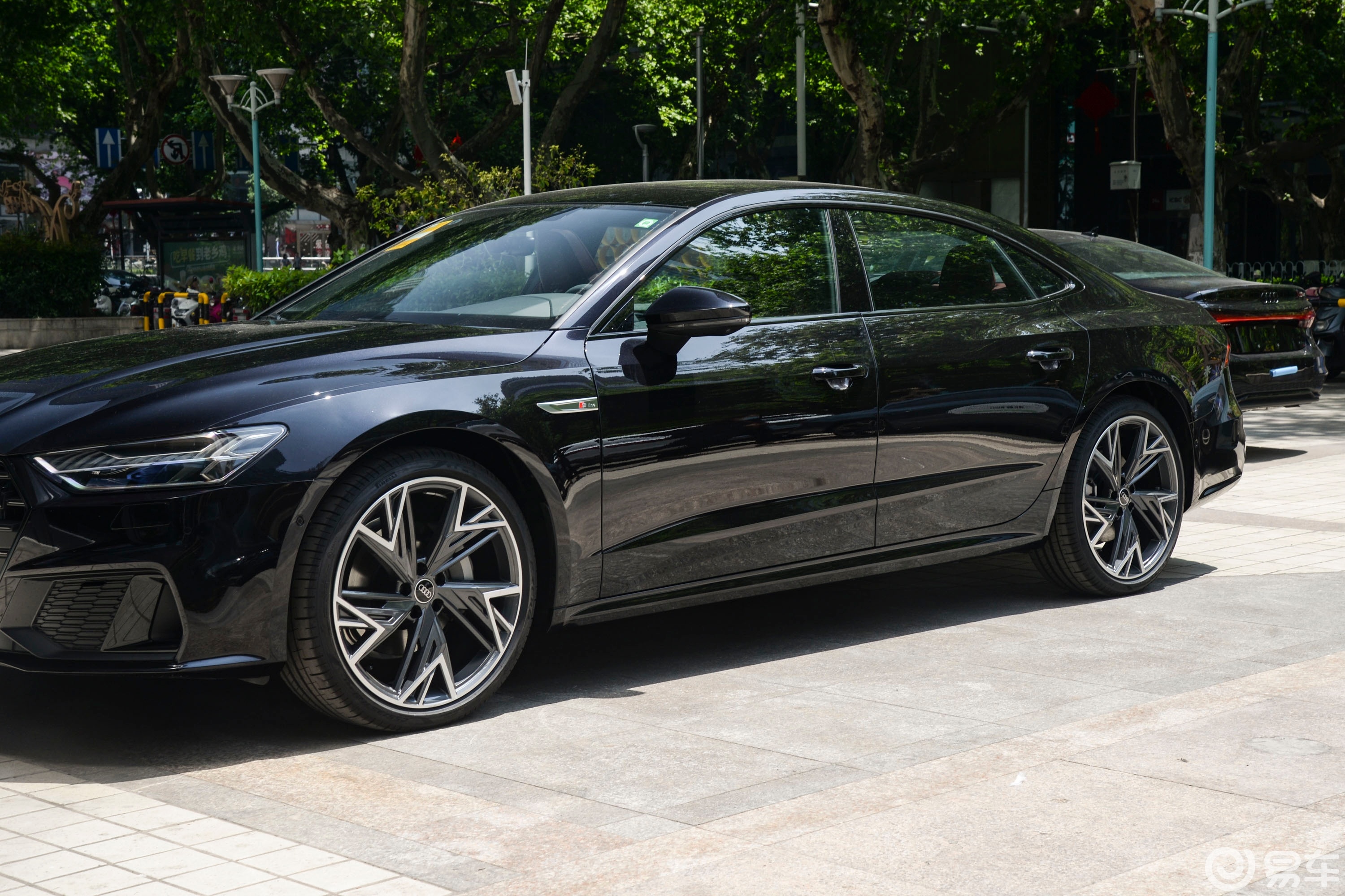 【奥迪A7L45 TFSI quattro S-line 黑武士版外观细节图片-汽车图片大全】-易车