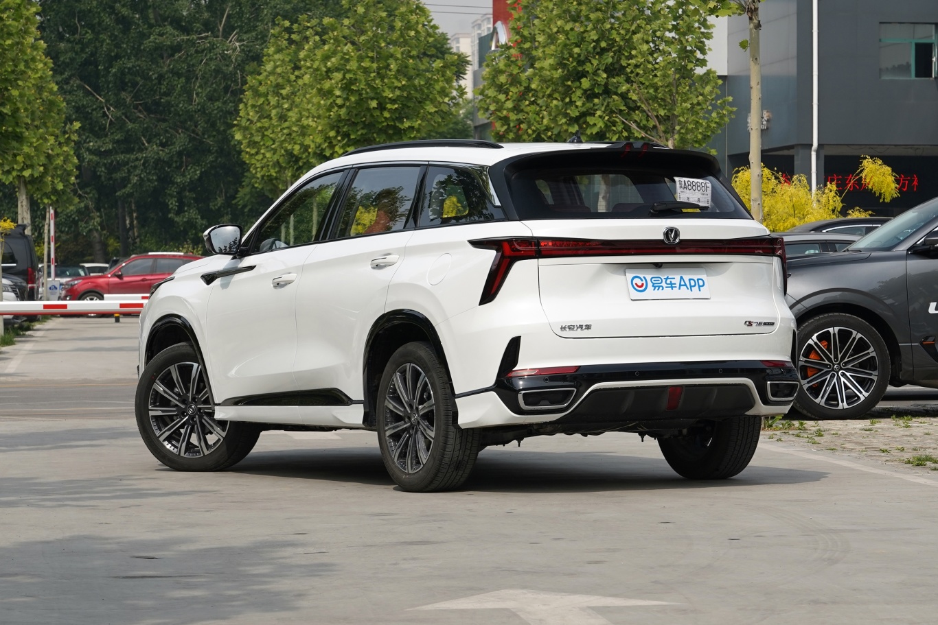 【长安CS75PLUS第三代 1.5T 领航型侧后45度车头向左水平图片-汽车图片大全】-易车