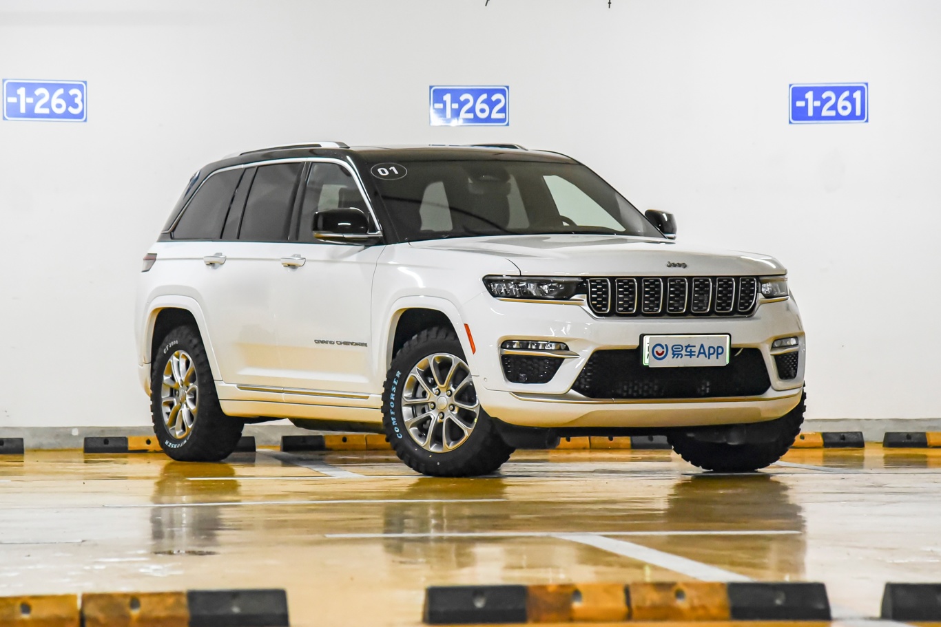 【大切诺基4xe2.0T 47km 巅峰版侧前45度车头向右水平图片-汽车图片大全】-易车