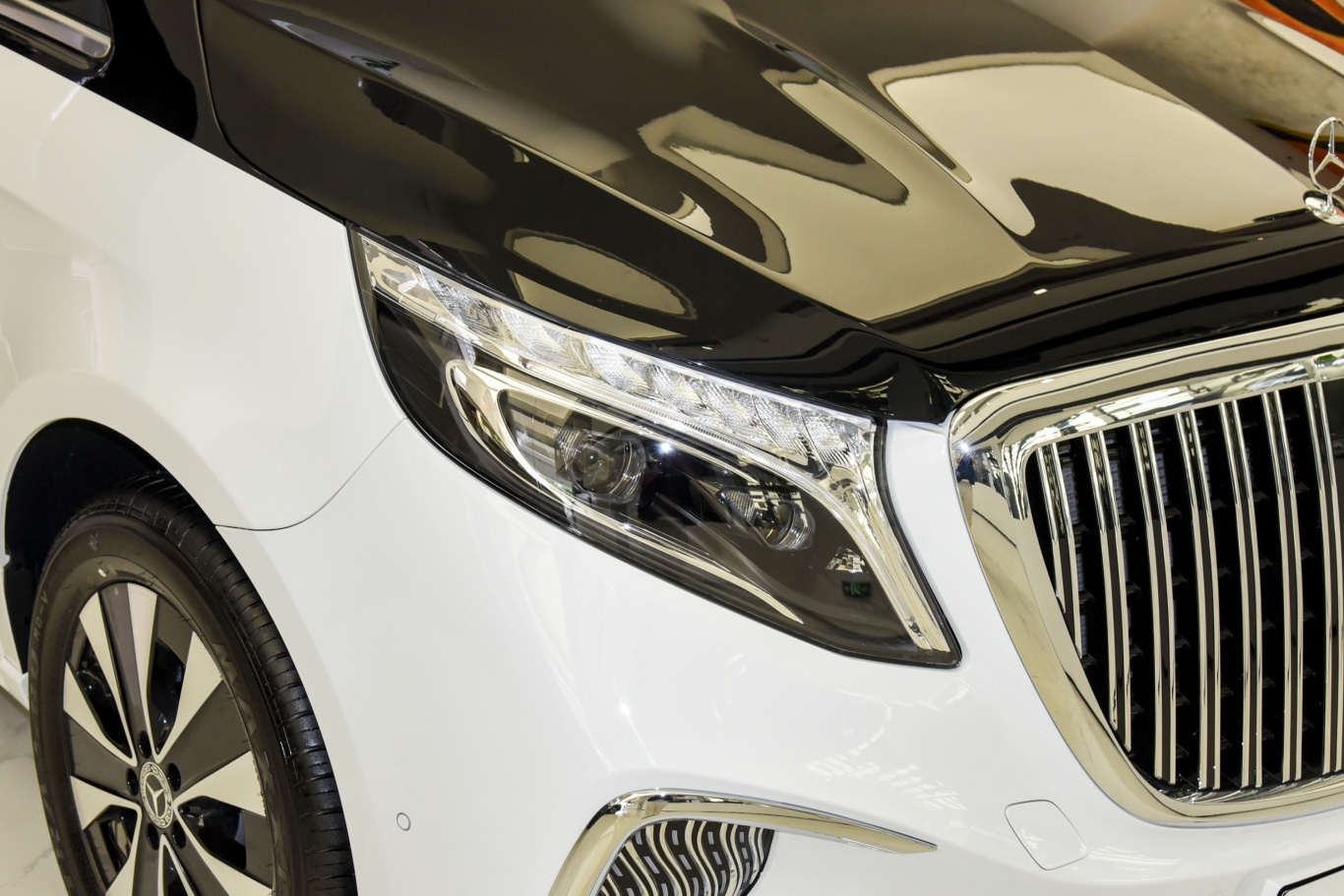 【克蒂巴赫系列2.0T VH3 7座大灯侧45度俯拍图片-汽车图片大全】-易车