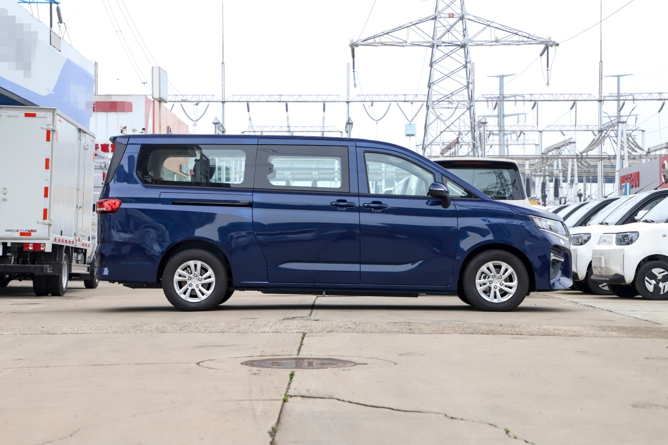 【锐胜王牌M72.0L 手动长轴豪华营运版 9座 CNG正侧车头向右水平图片-汽车图片大全】-易车