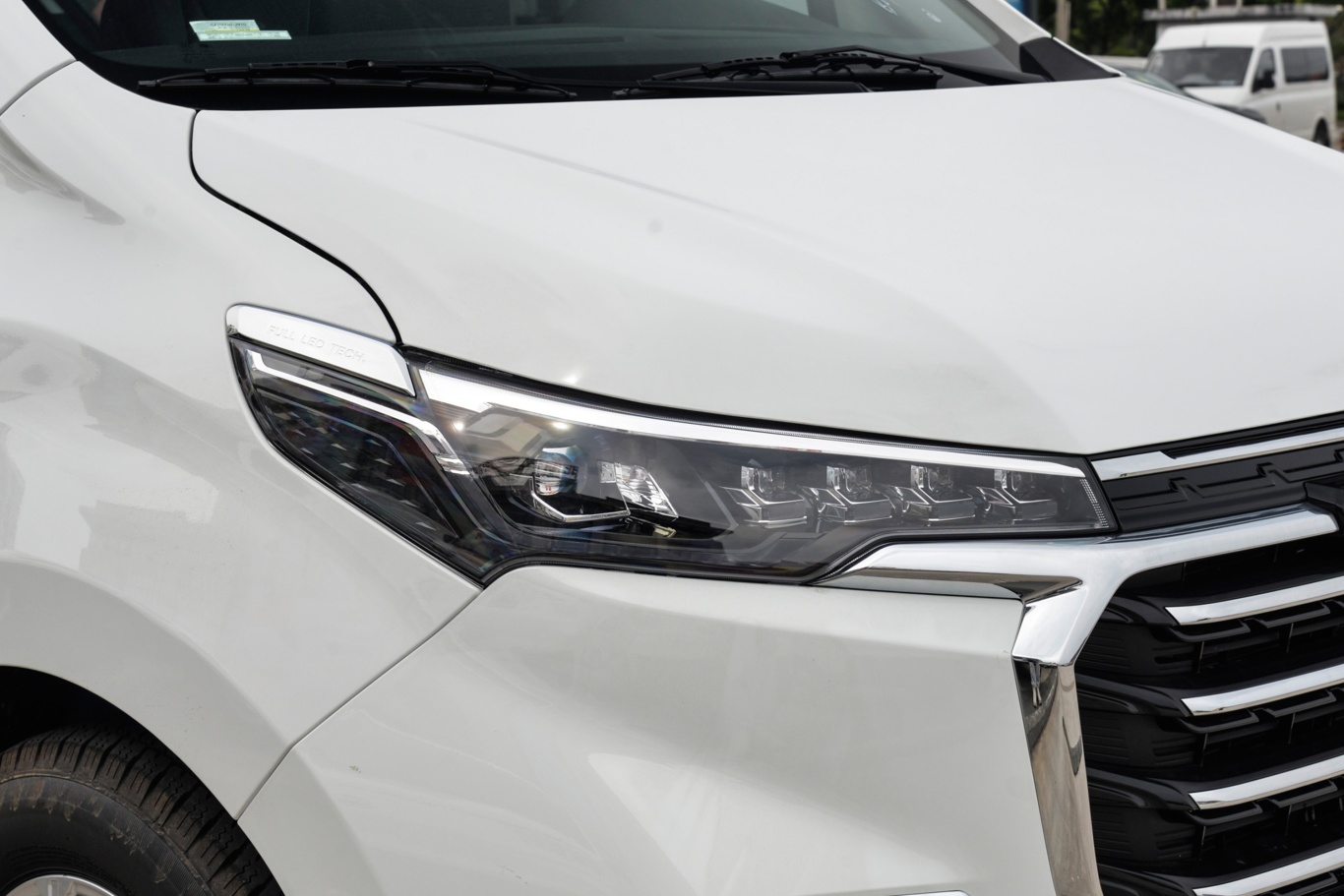 【大通G20改款 ES 2.0T 手动超值版 9座 柴油外观灯组图片-汽车图片大全】-易车