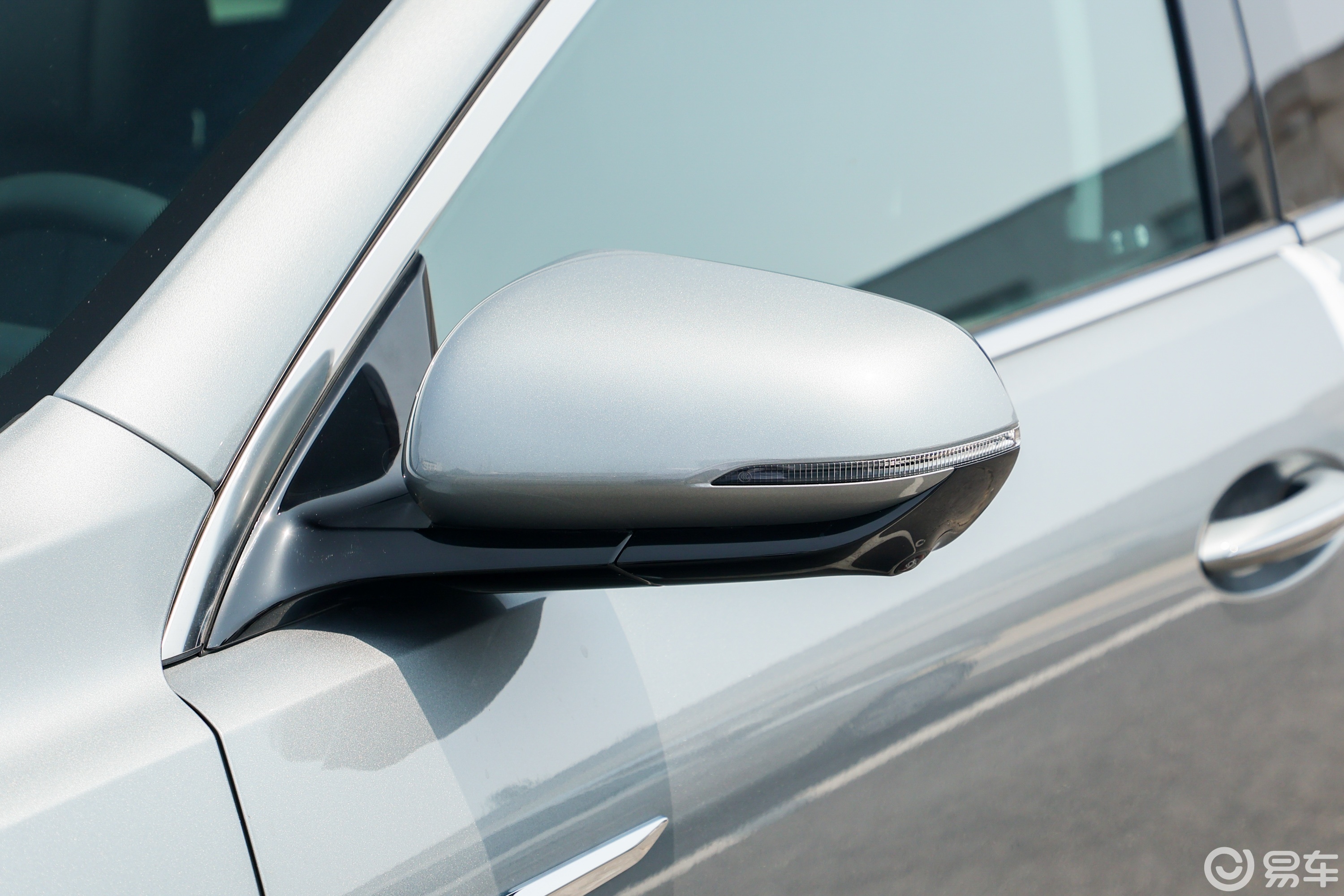 【君越28T 越尊版主驾驶后视镜背面图片-汽车图片大全】-易车