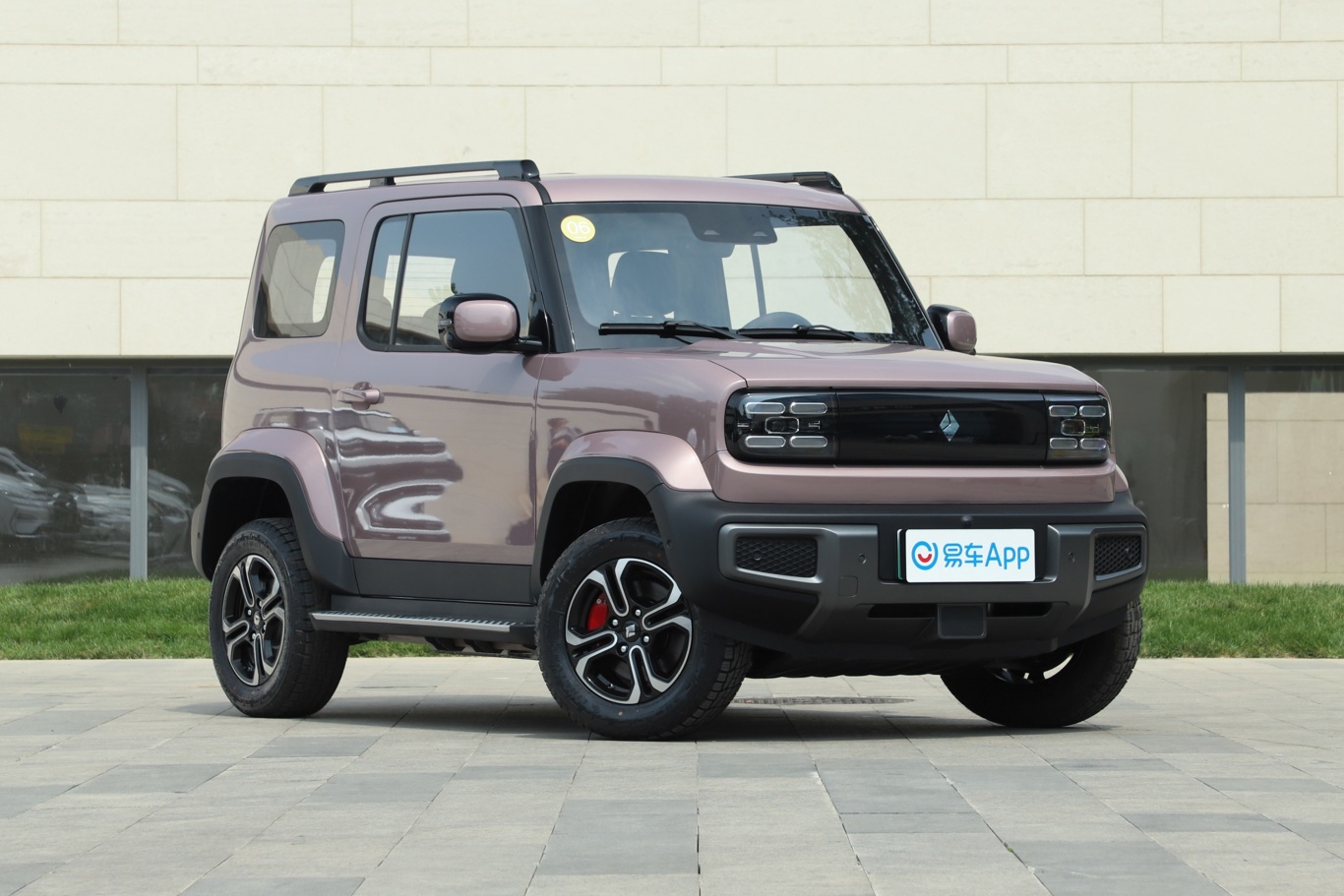 【宝骏悦也303km 智尊版侧前45度车头向右水平图片-汽车图片大全】-易车