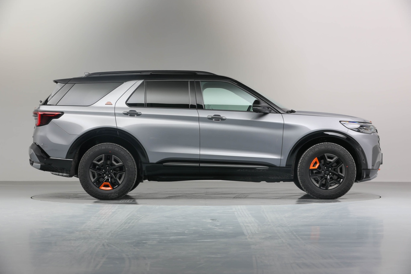 【探险者EcoBoost 285 四驱昆仑巅峰版 6座正侧车头向右水平图片-汽车图片大全】-易车