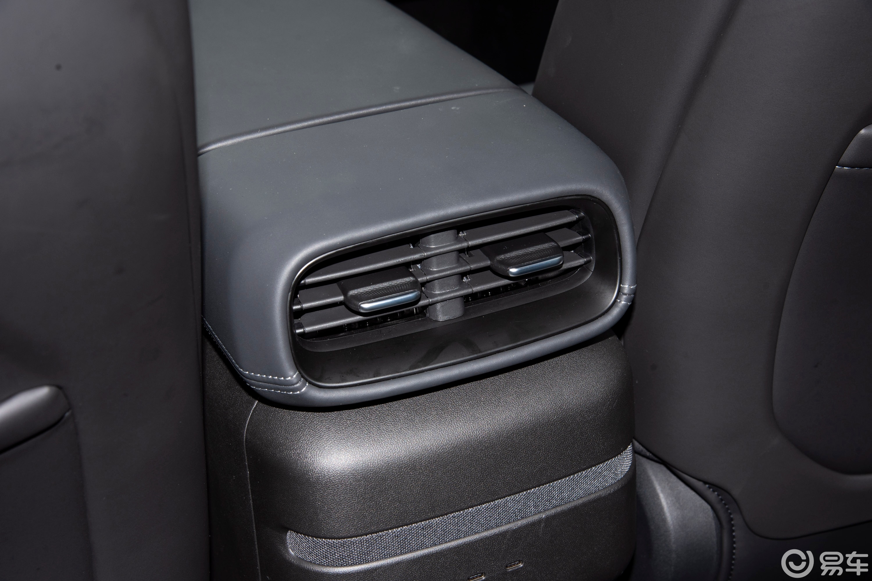 【小鹏G6700 四驱高性能Max后排空调控制键图片-汽车图片大全】-易车