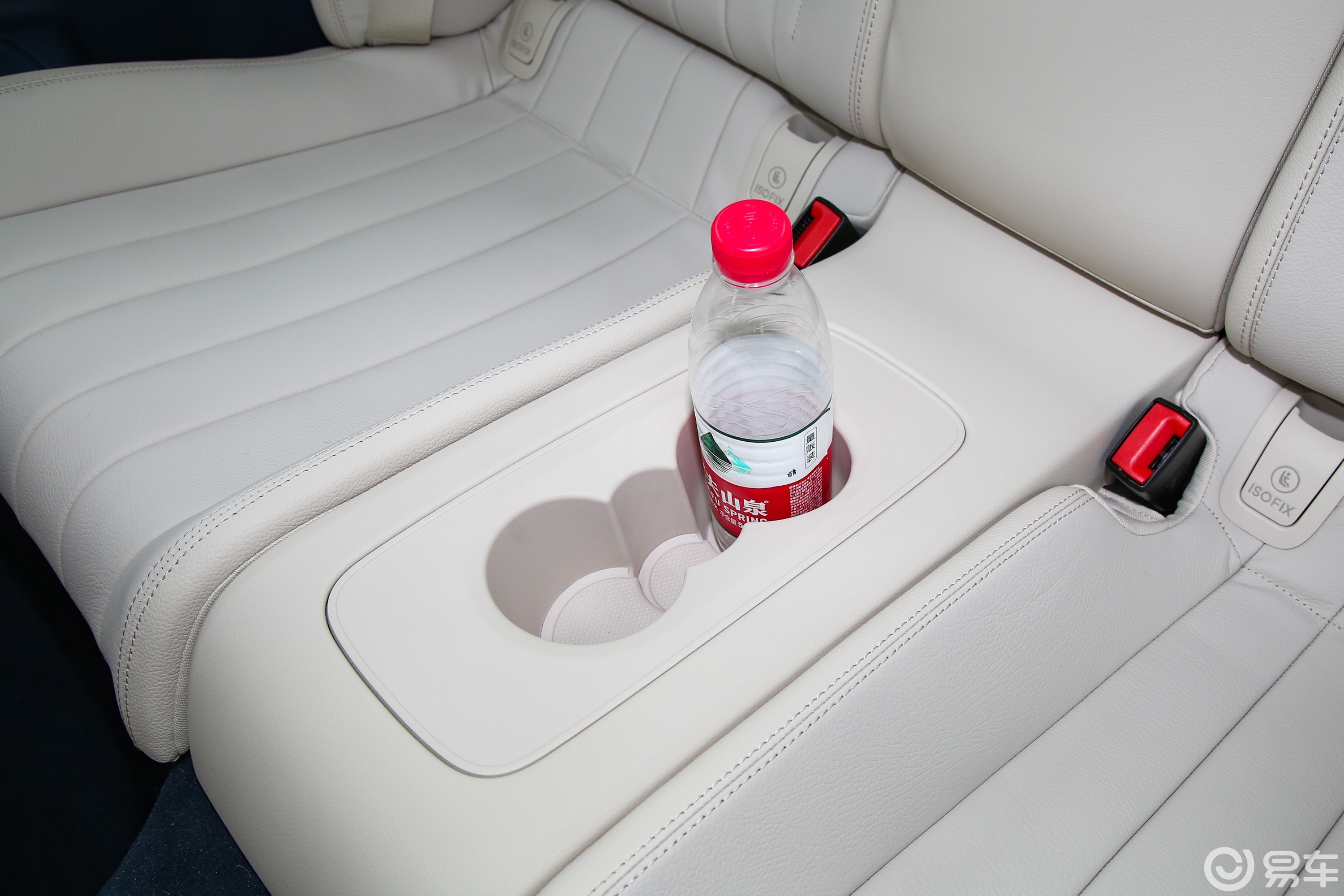 【奔驰E级(进口)改款 E 260 轿跑车后排杯架图片-汽车图片大全】-易车