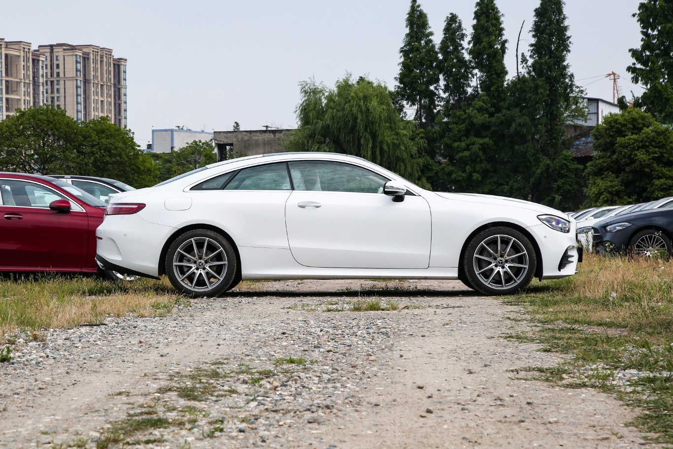 【奔驰E级(进口)改款 E 260 轿跑车正侧车头向右水平图片-汽车图片大全】-易车