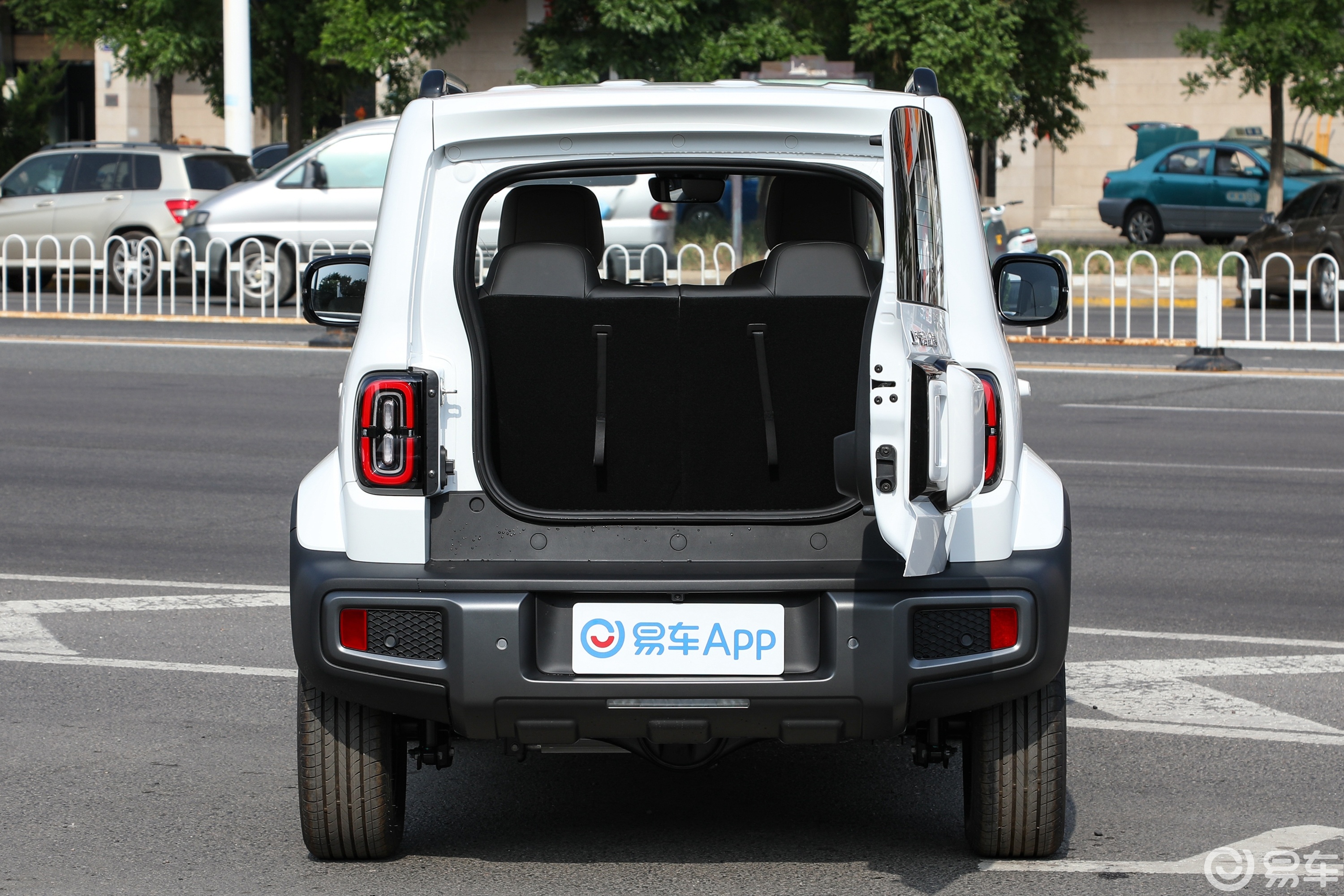 【宝骏悦也303km 旗舰版后备厢图片-汽车图片大全】-易车