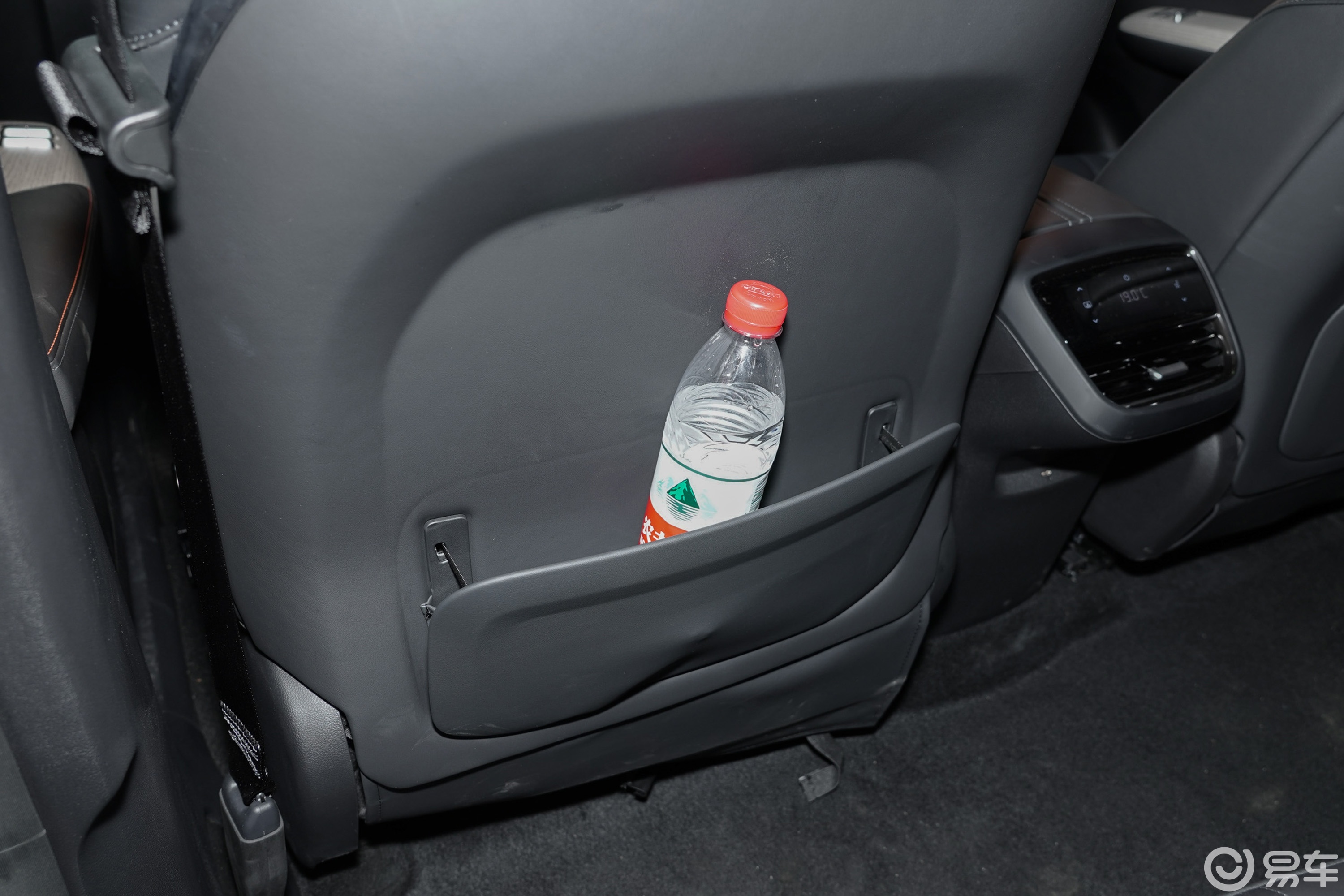 【深蓝S7纯电版 620km 620Max后排空间图片-汽车图片大全】-易车